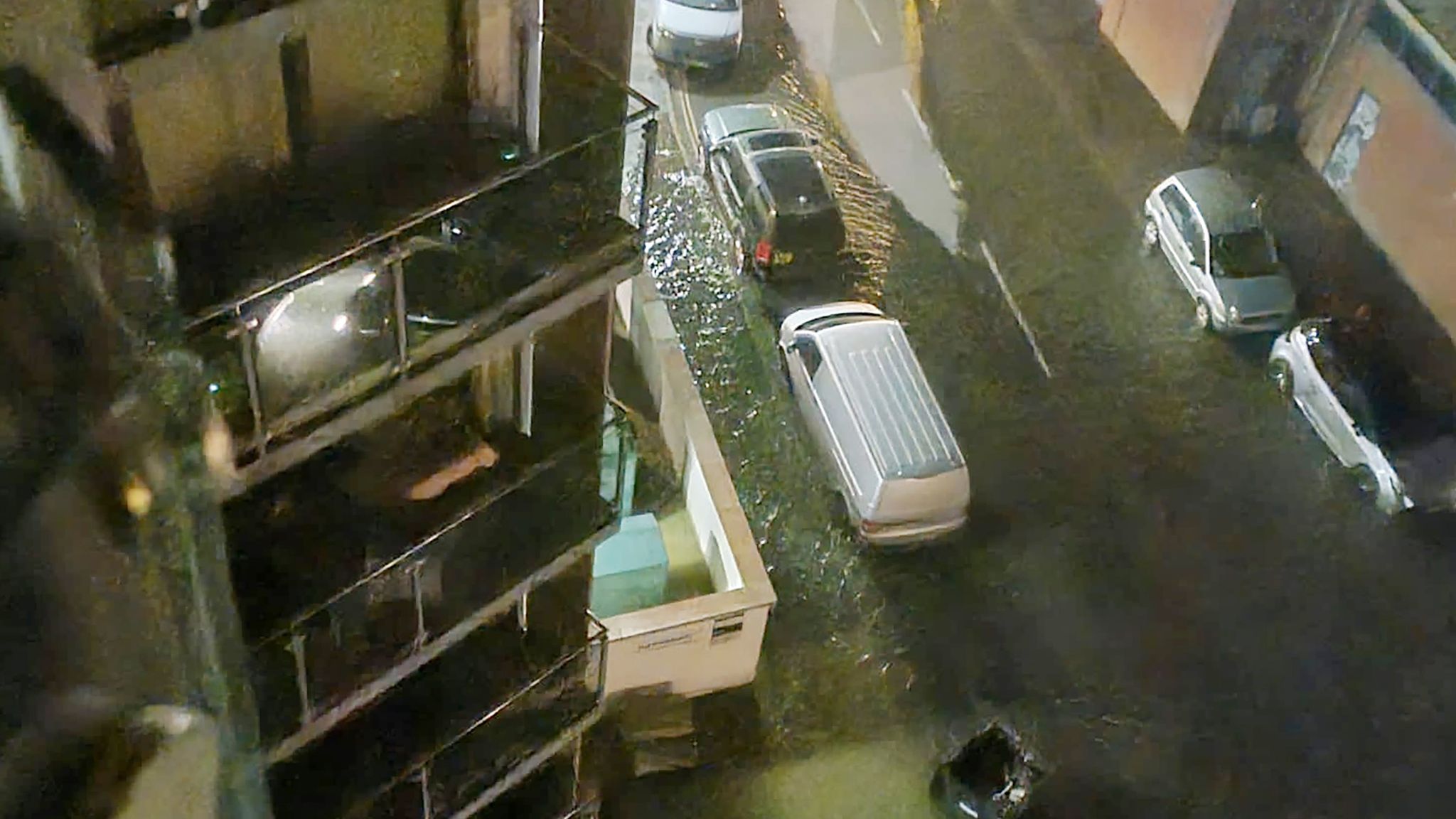 Rescuers warn public to 'get to high ground' with water rising - as ...