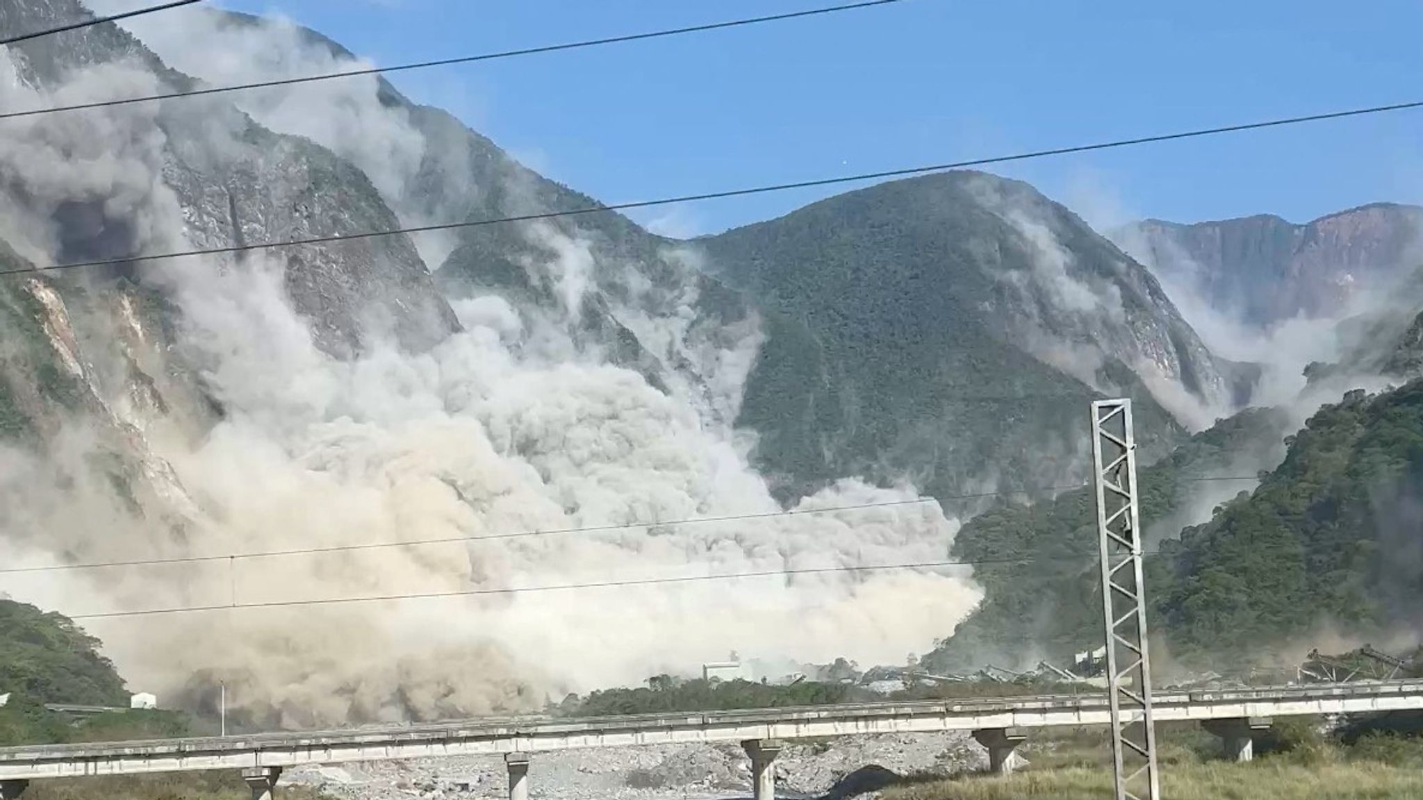 Taiwan: Scores trapped as video shows moment country hit by biggest ...