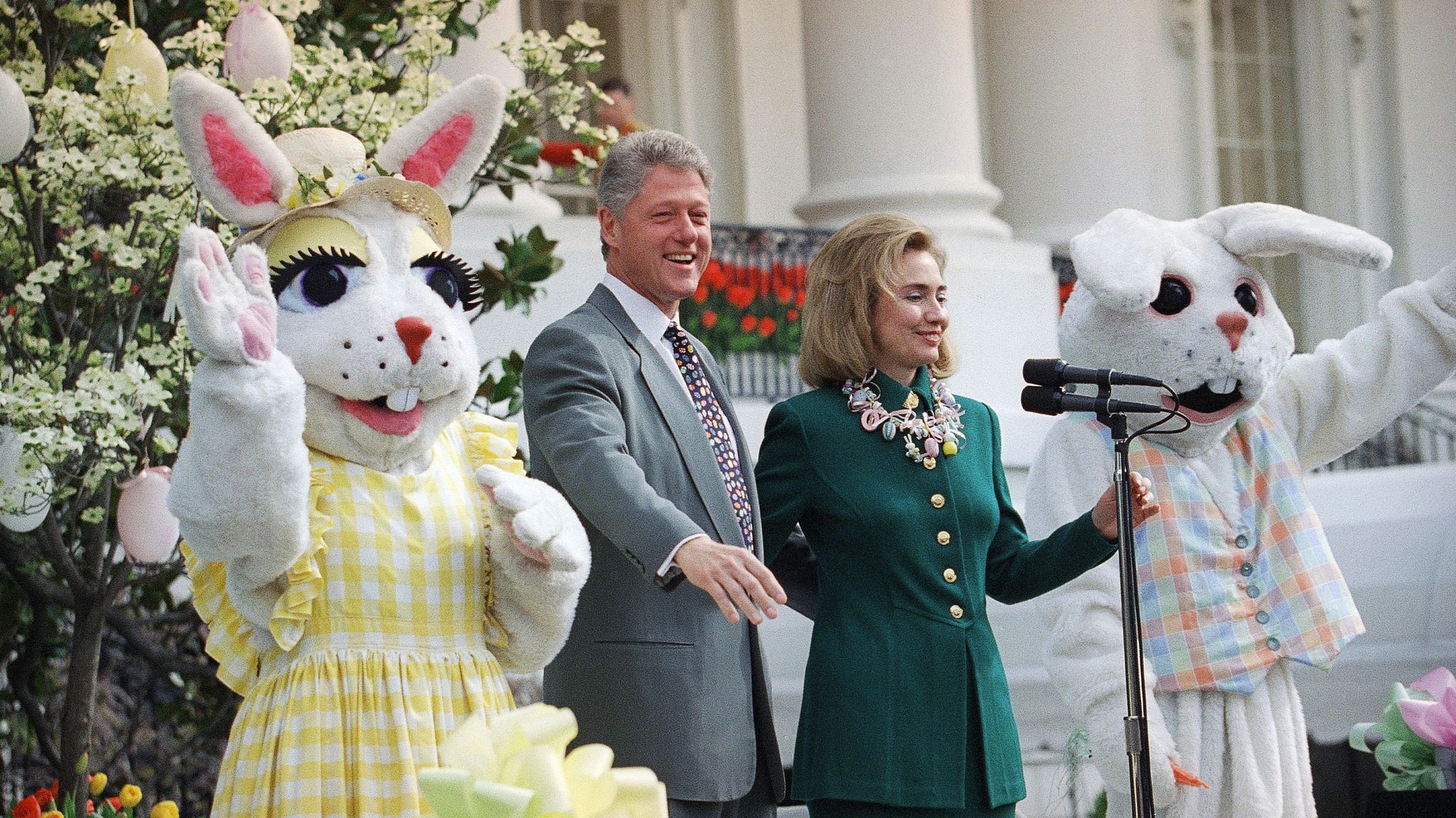 What's the deal with the White House Easter Bunny? | US News | Sky News