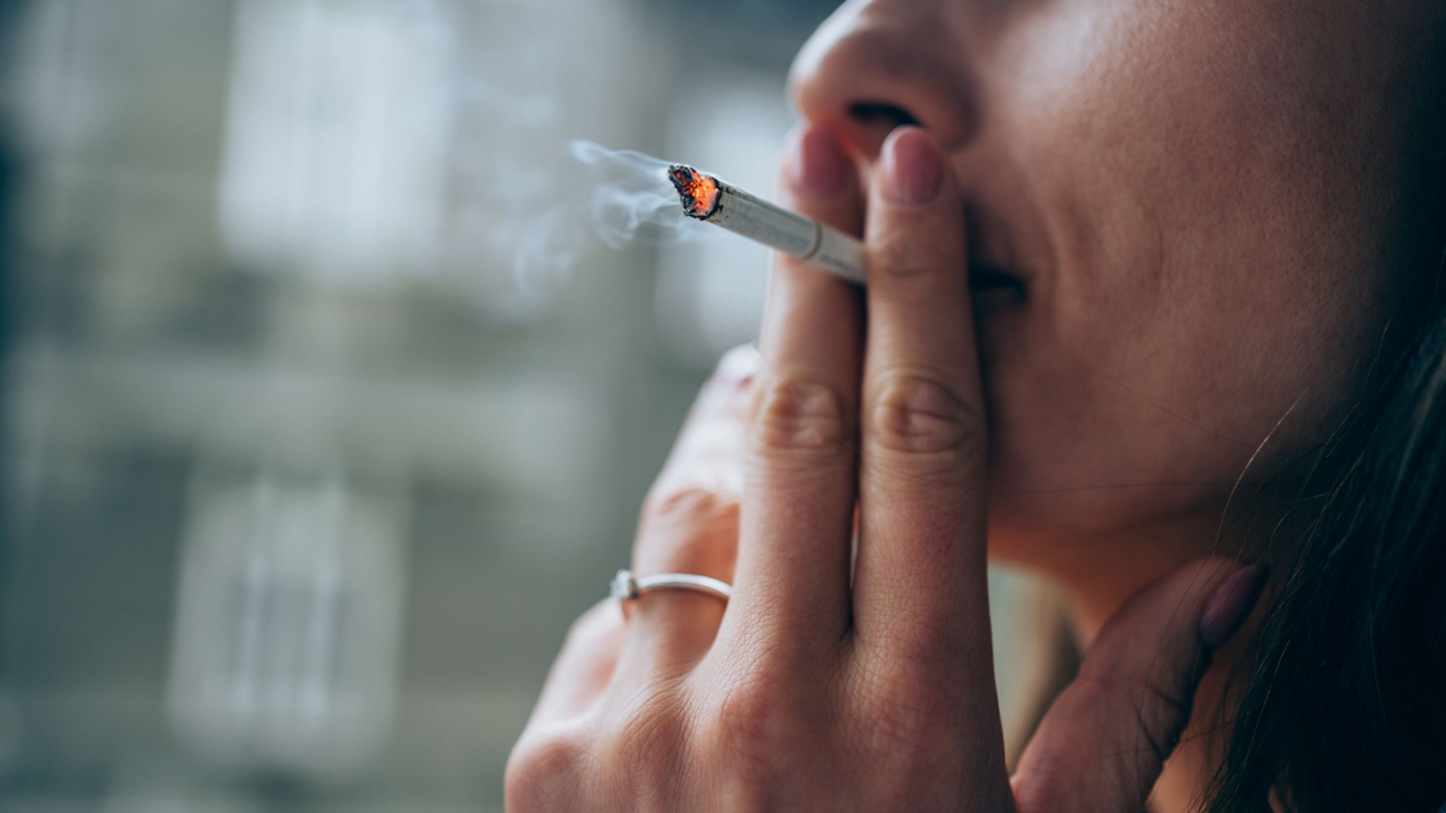 Smoking among younger middle-class women 'up 25% in a decade' | UK News ...