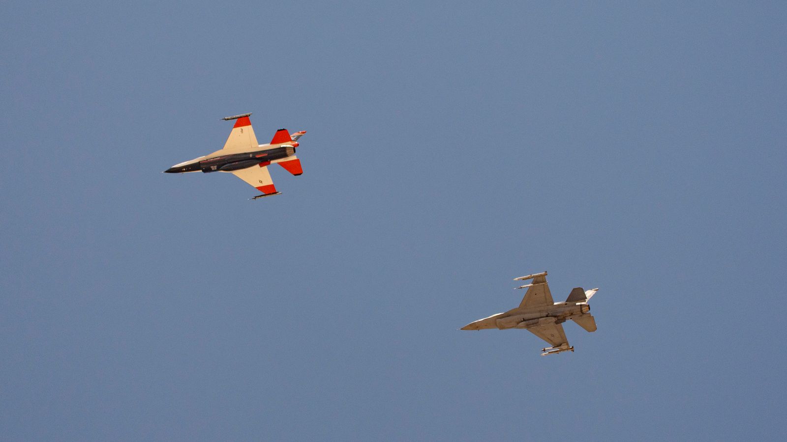 AI-controlled F-16 takes US Air Force leader for high-speed ride - as ...