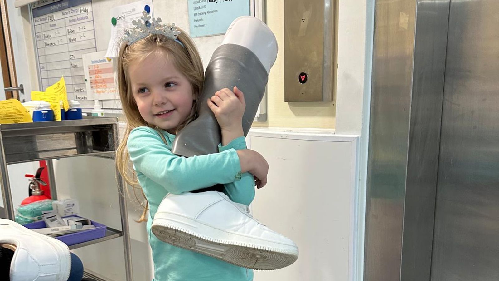 Craig Mackinlay: Tory MP reveals feet and hands were amputated after ...