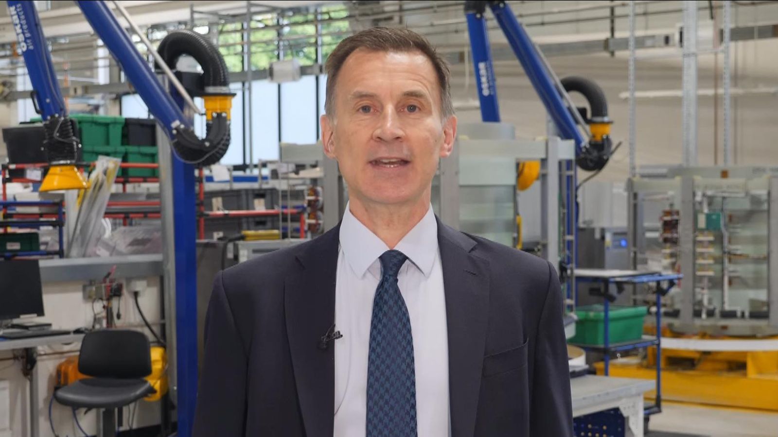 UK: Jeremy Hunt still intends to cut National Insurance but hasn’t ‘set ...