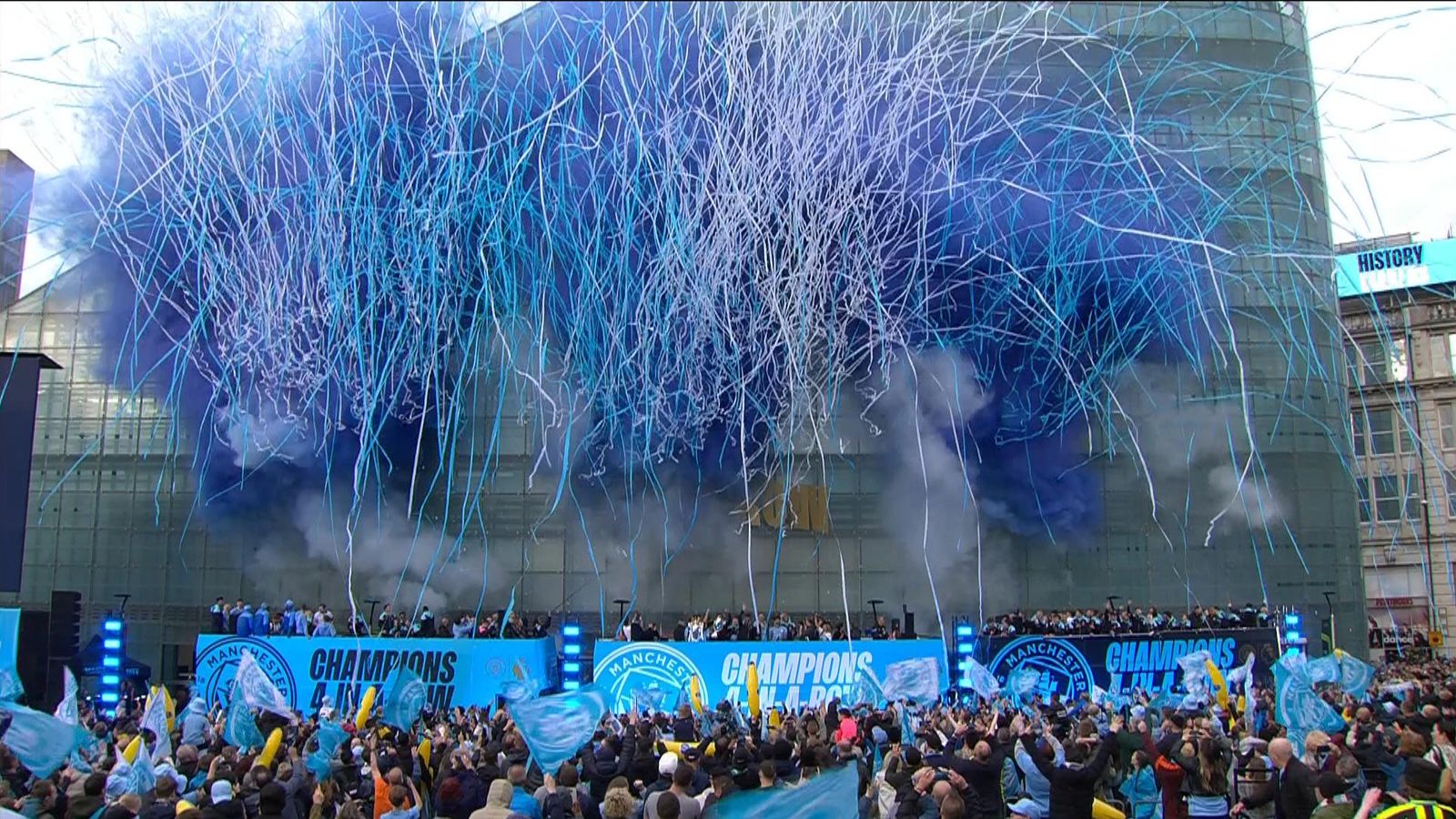 Manchester City fans celebrate historic Premier League title triumph ...