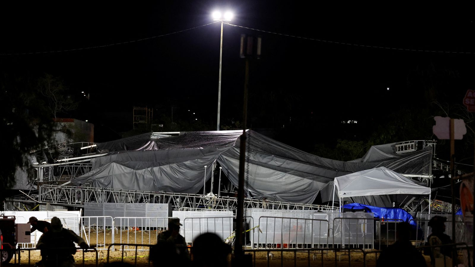 Mexico: Nine dead - including a child - and 50 injured after stage ...