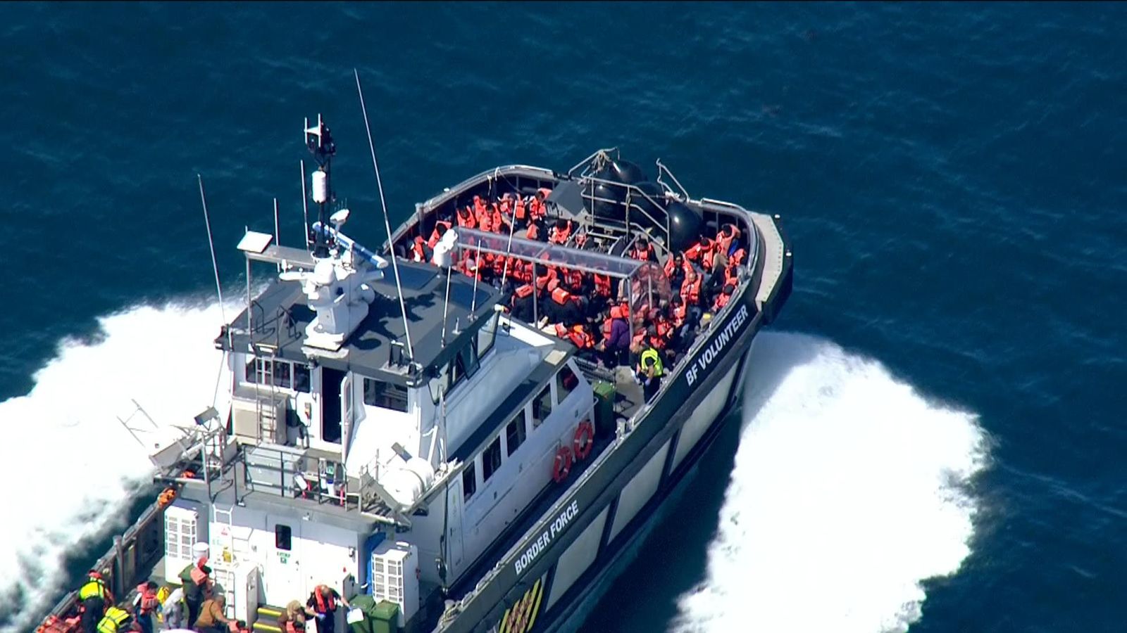 Refugee says 'UK politics won't stop the boats' as UK migrant crossings ...