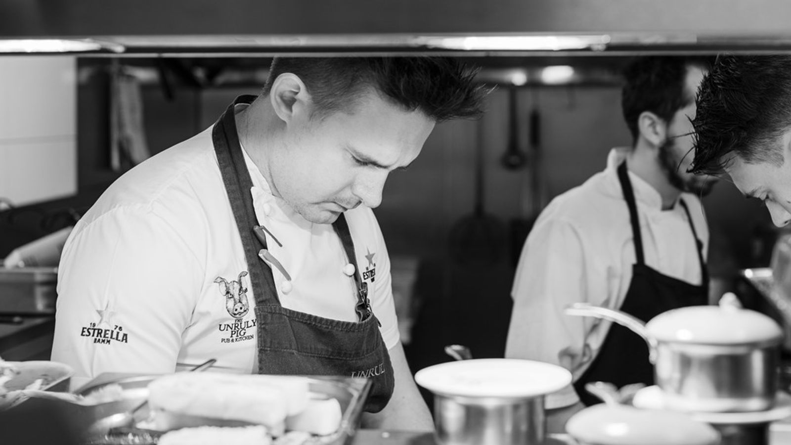 Money blog: UK's best pub chef shares amazing cheap pasta recipe; beach-goers face £1,000 fine ...