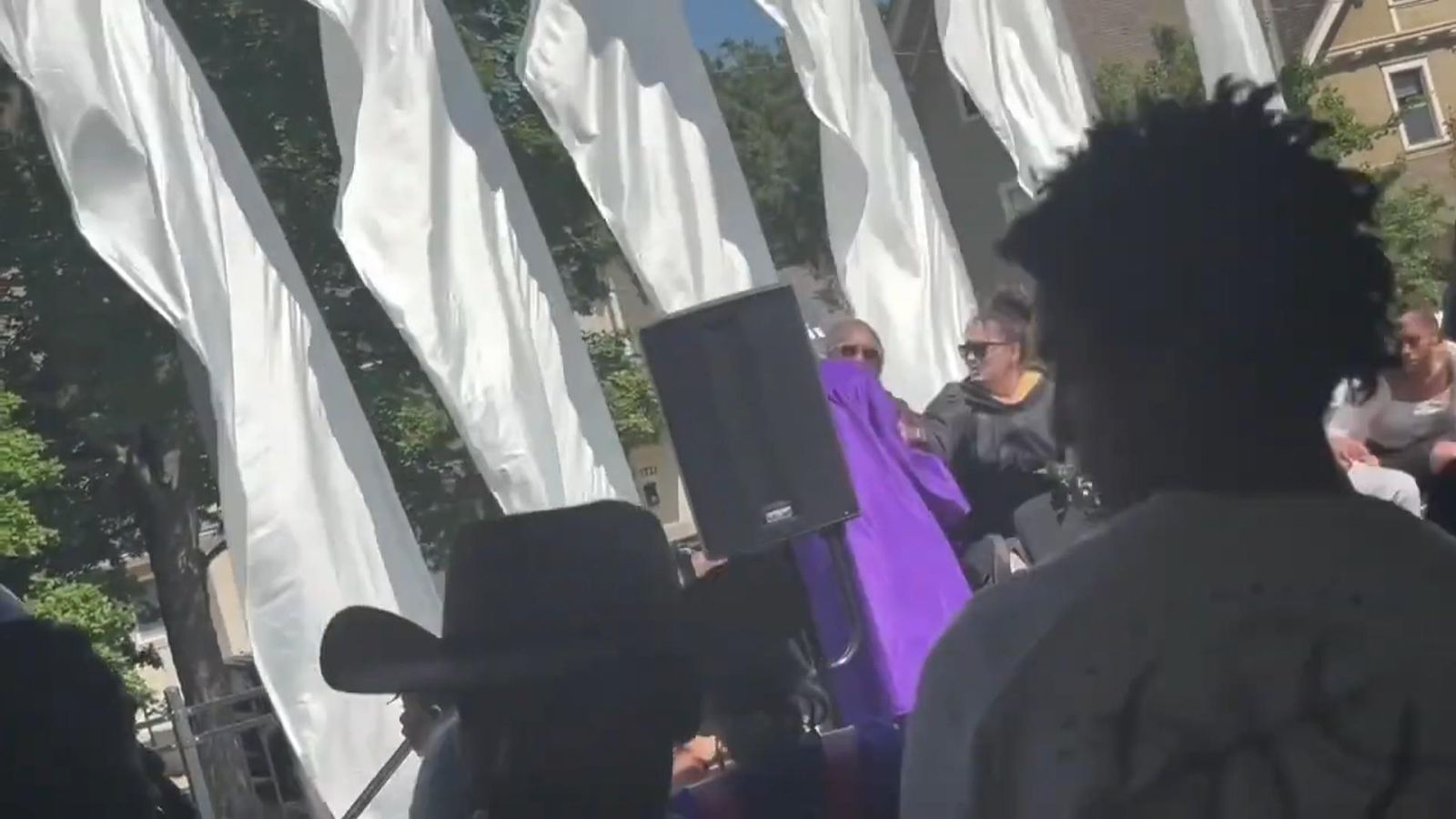 Kansas City: Moment shots ring out during high school graduation ...