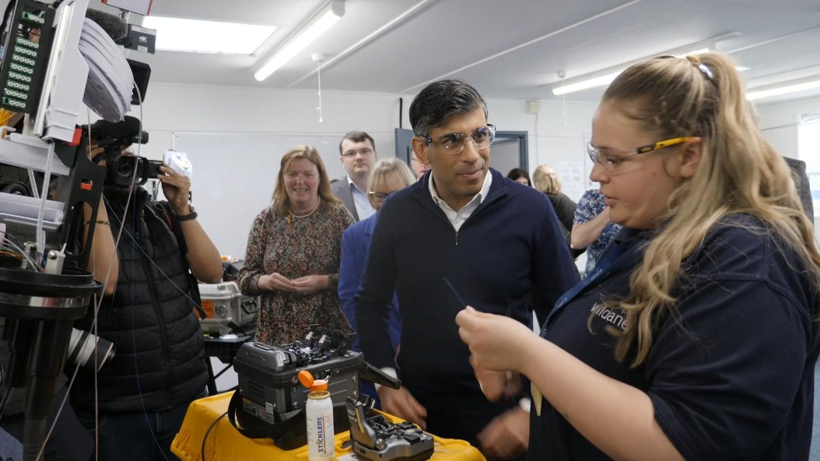 UK elections: Sunak learns some engineering tricks on the campaign ...