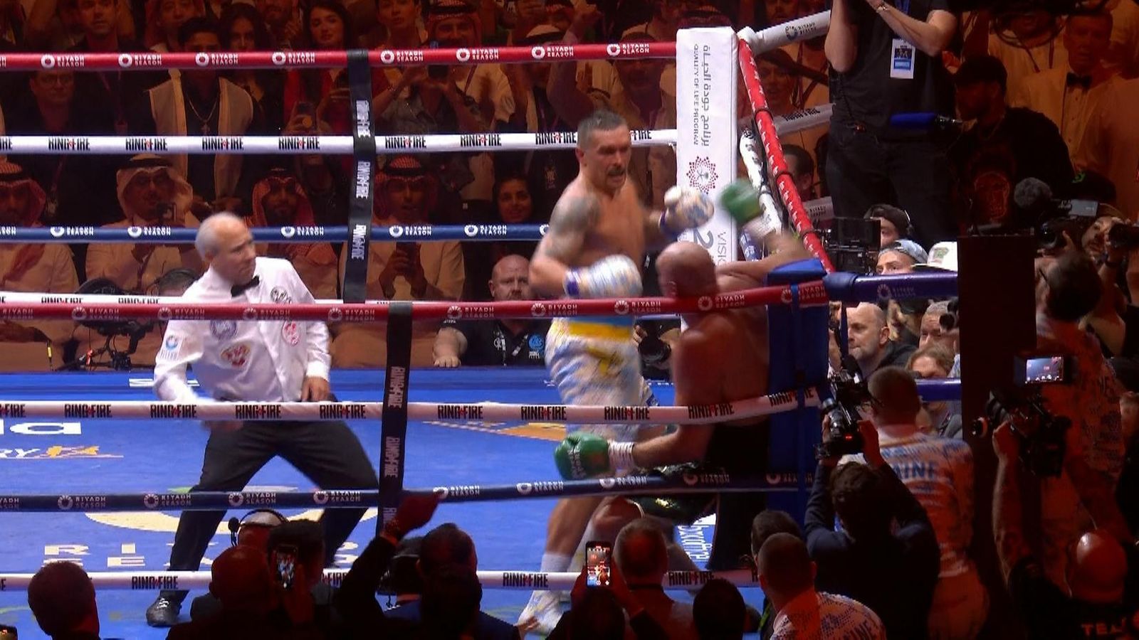 Boxing: Oleksandr Usyk beats Tyson Fury to be crowned undisputed ...