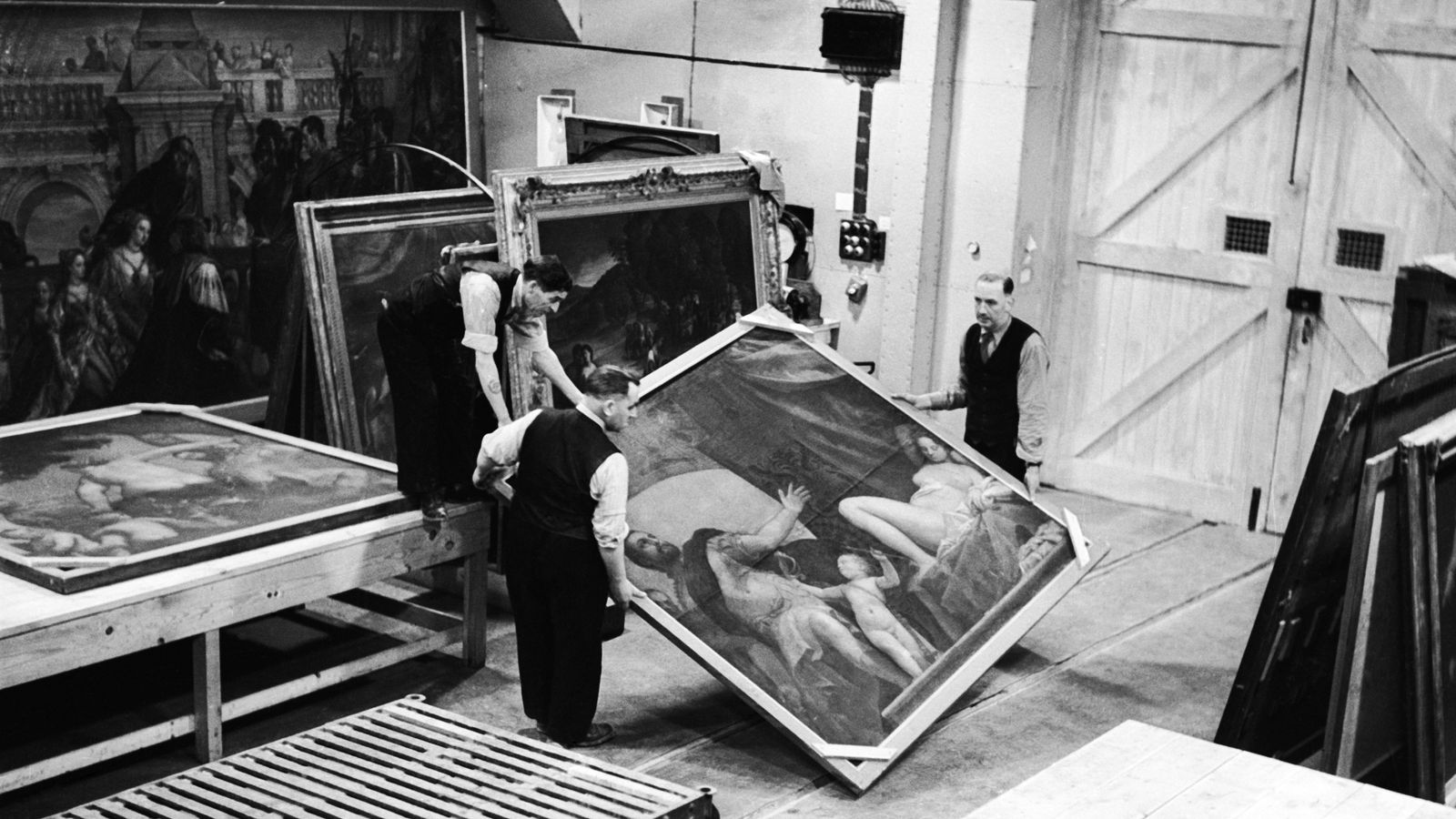 Canaletto painting returns to Wales 80 years after mine protected it ...