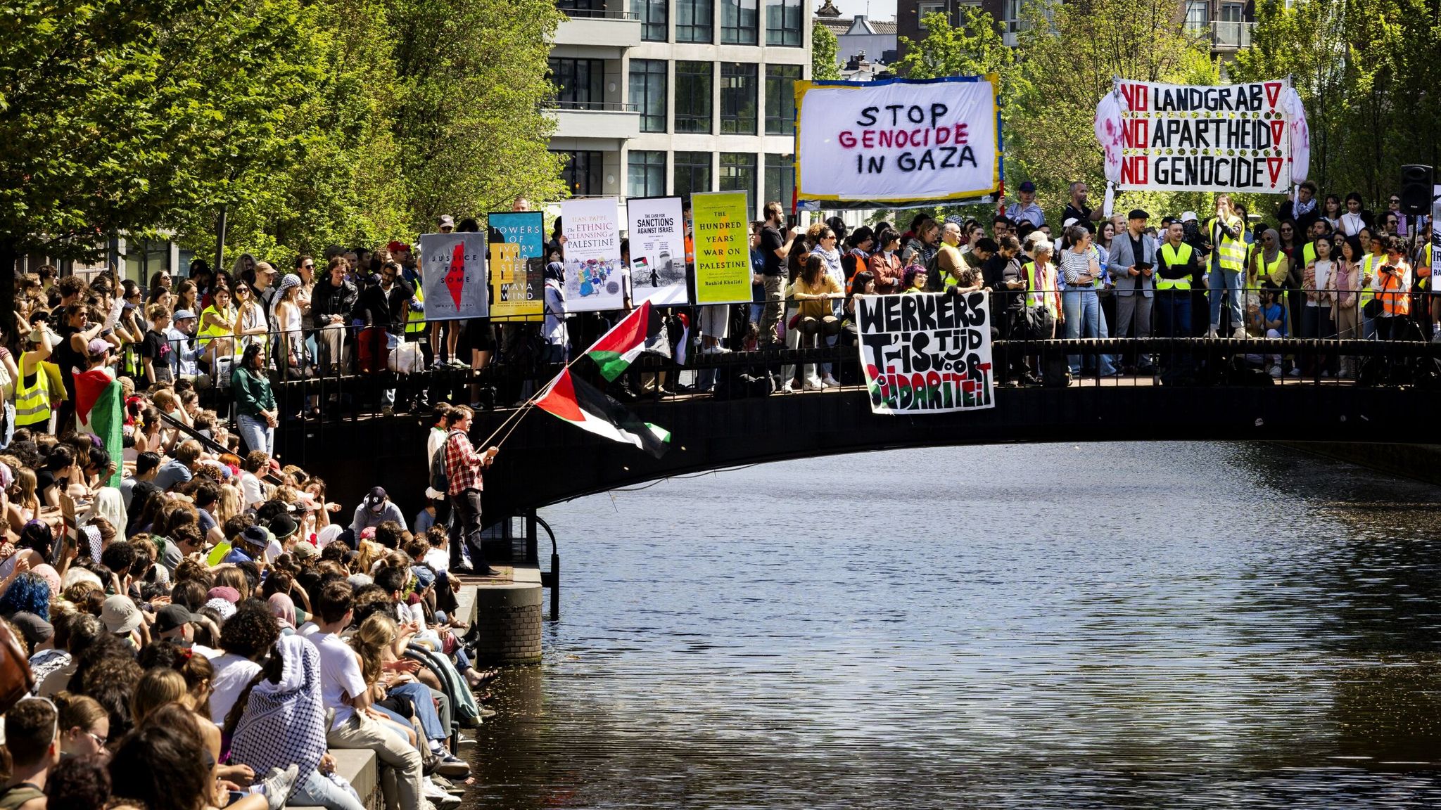 Amsterdam: Police move in after pro-Palestinian protesters occupy ...