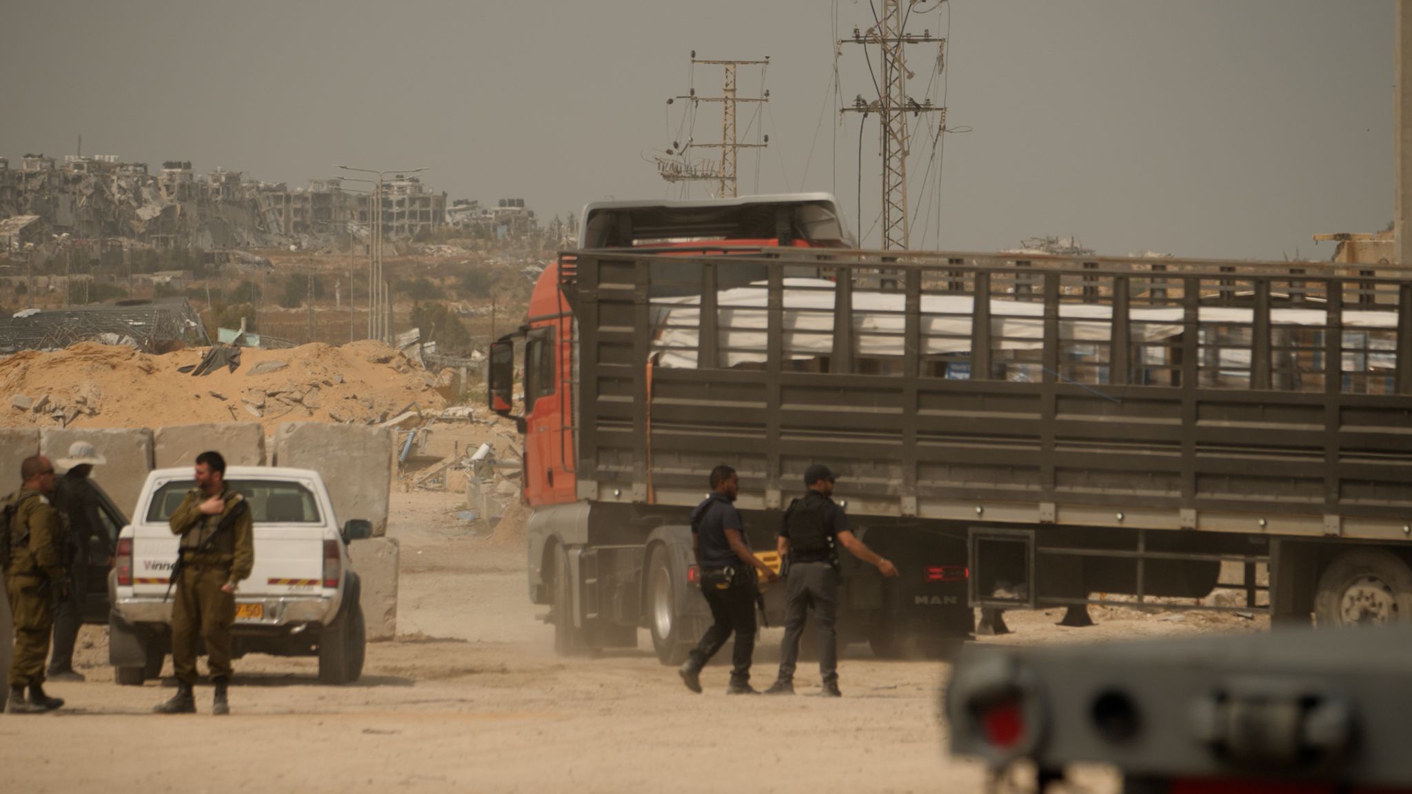 Aid passing through Gaza's 'lifeline' northern crossing at Erez for ...