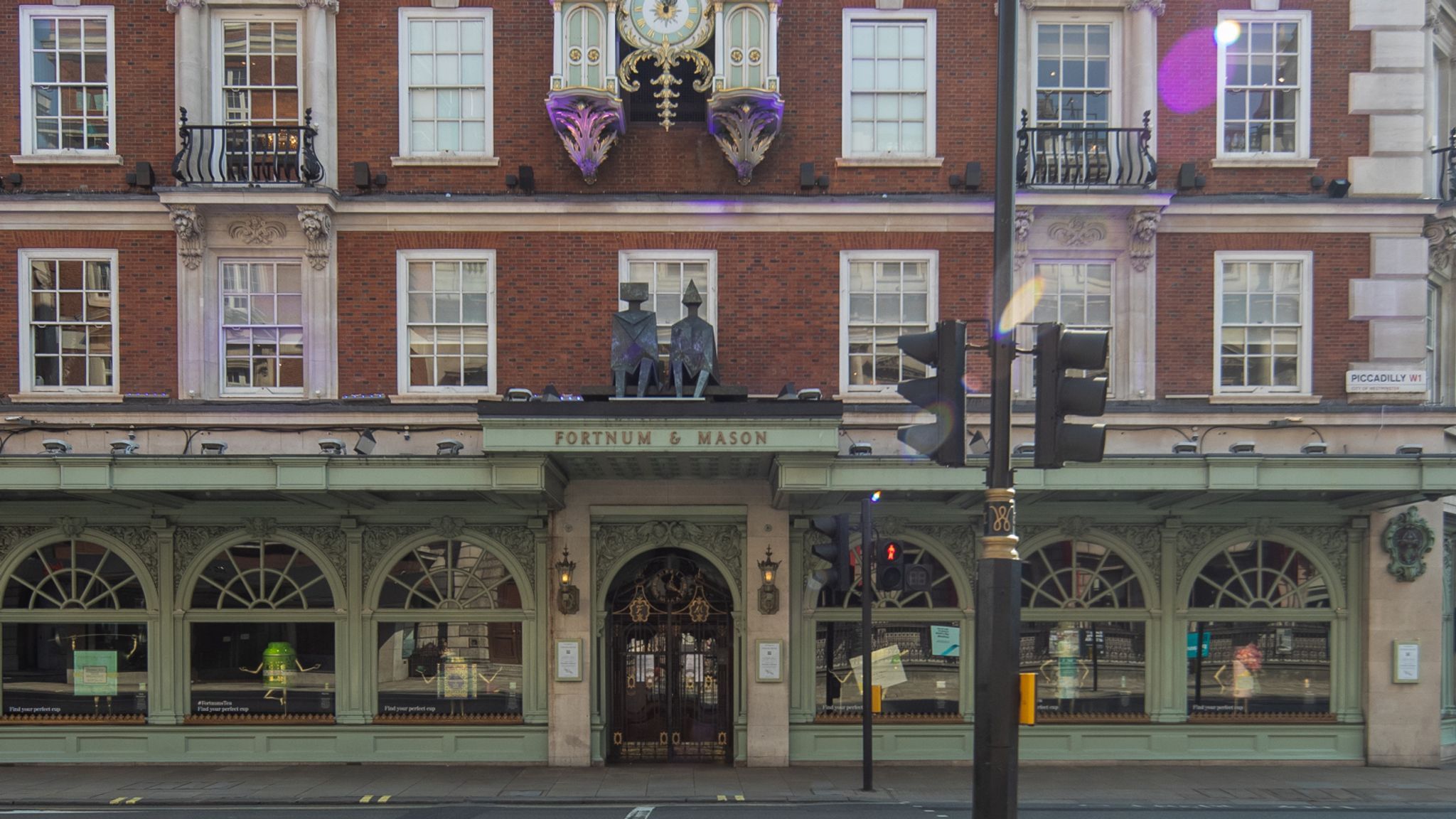 Seven companies granted royal warrants from the Queen - so how much ...