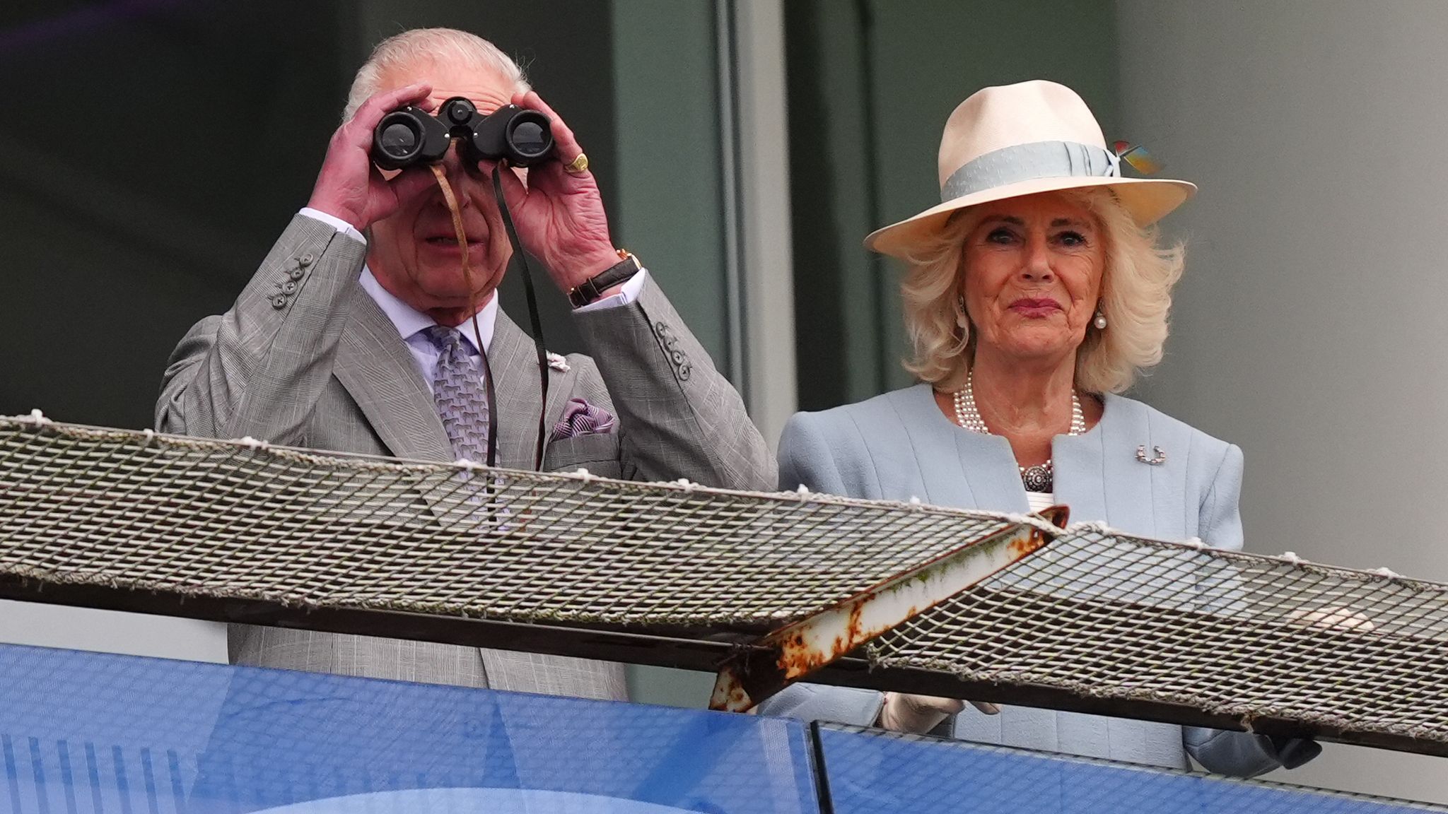 King and Queen's horse comes last in the Oaks at Epsom | UK News | Sky News