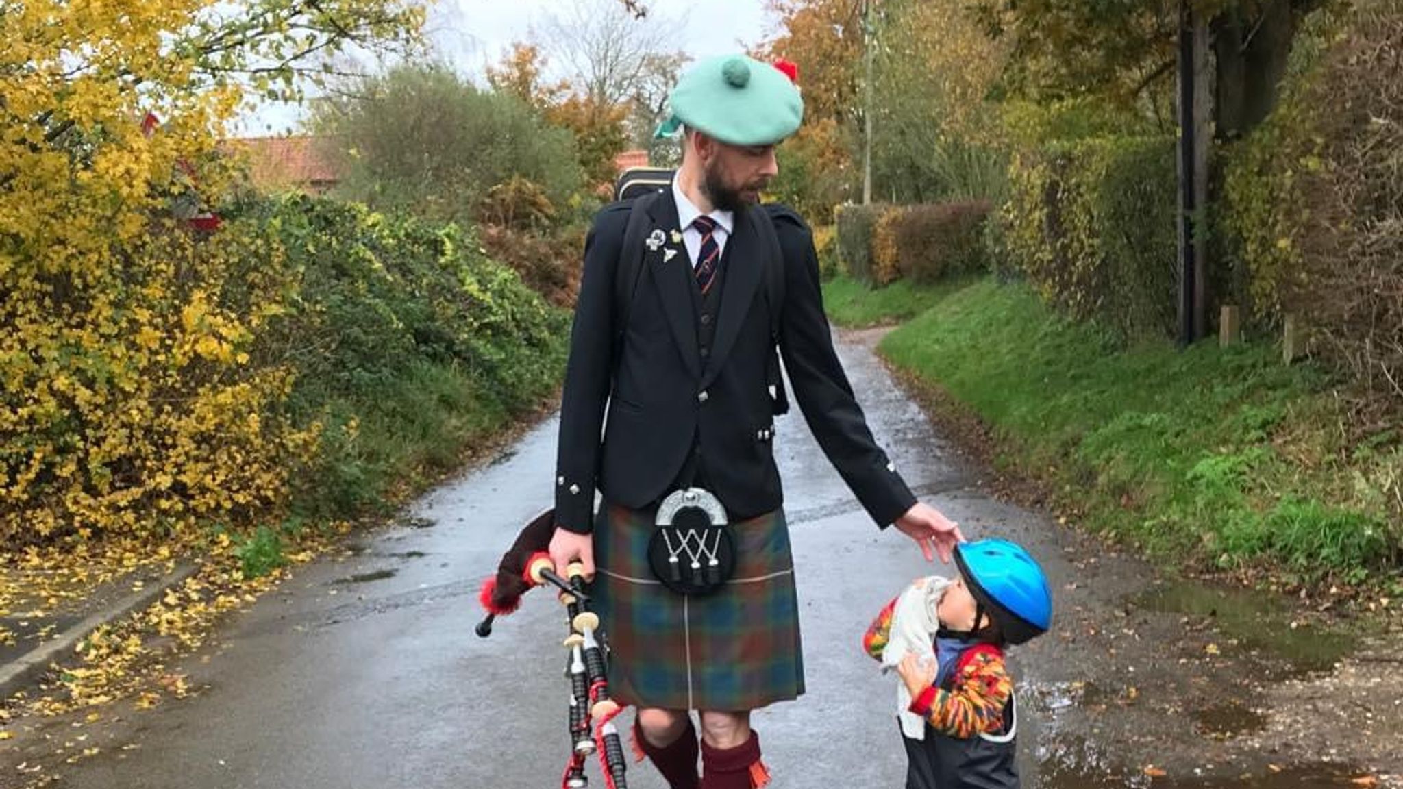 The legacy of the Mad Piper who played bagpipes on D-Day beaches | UK ...