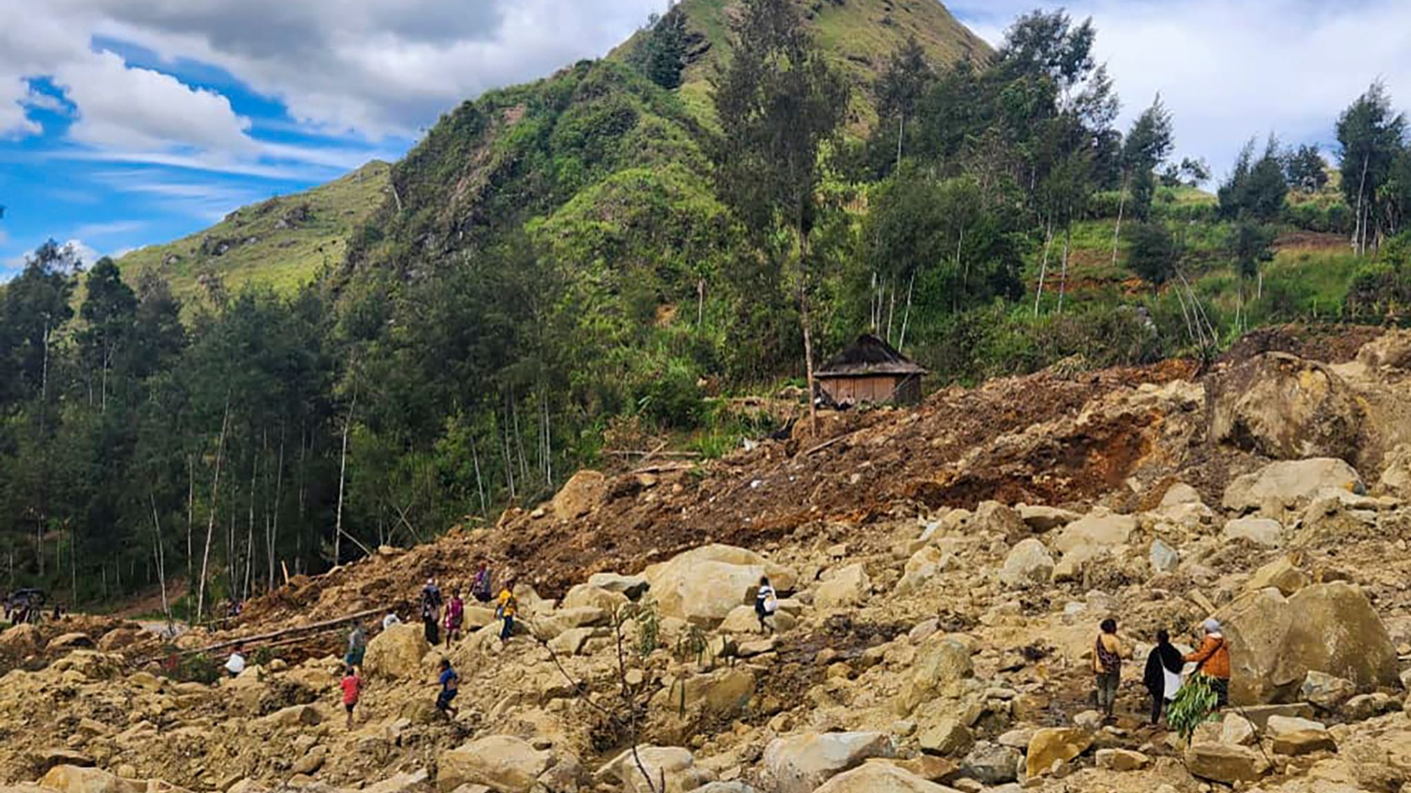 Papua New Guinea: More than 2,000 people buried alive in landslide - as ...