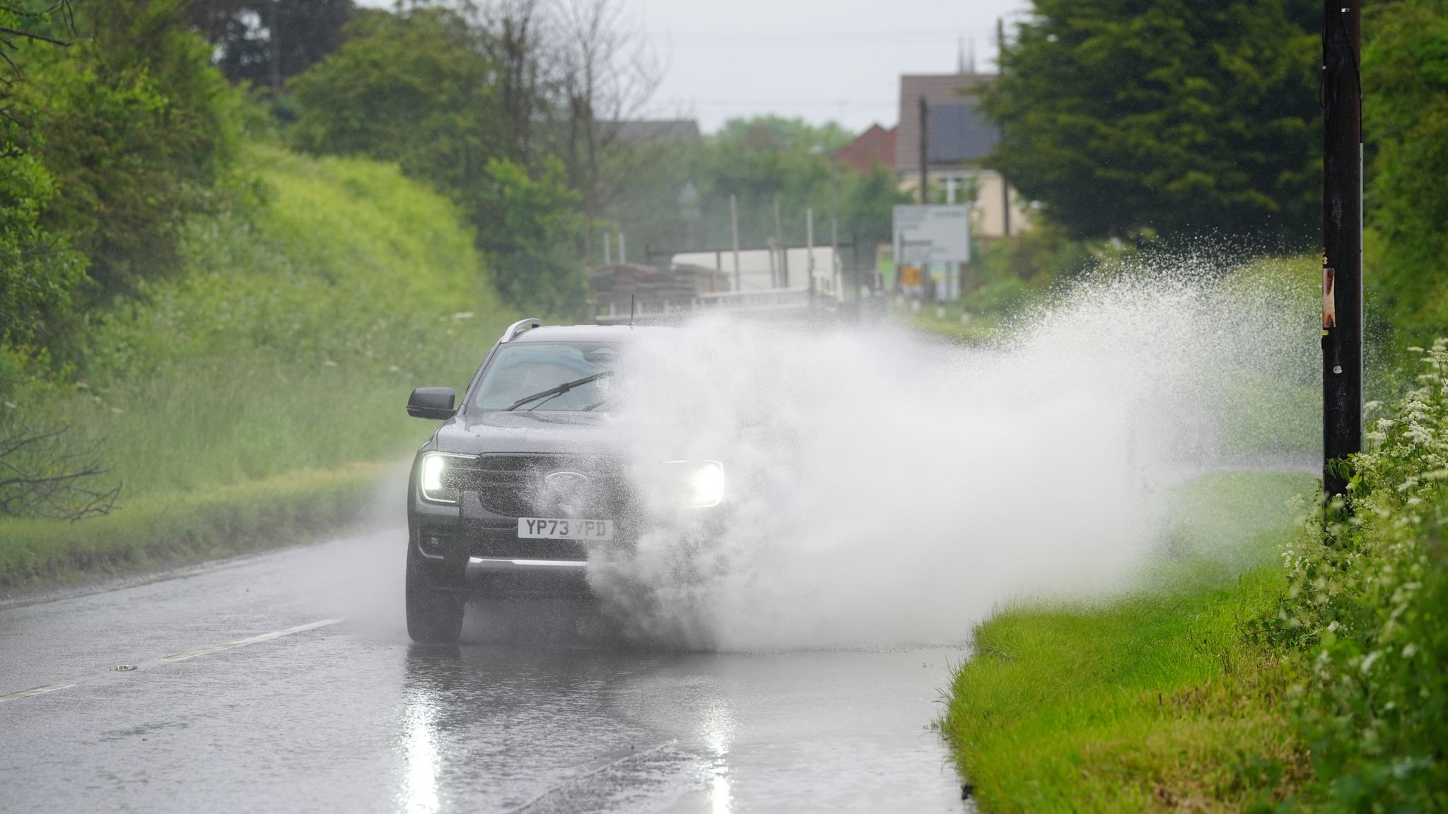 UK weather: New thunderstorm warning issued for England and parts of ...