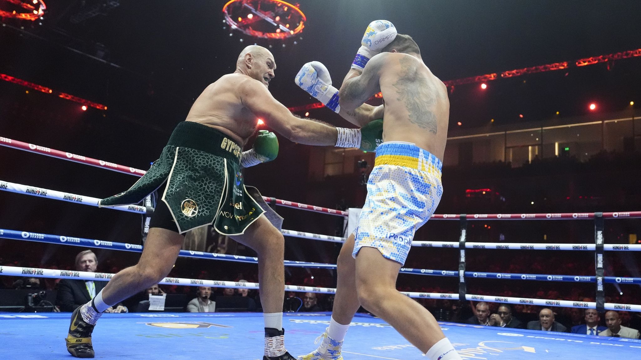 Oleksandr Usyk defeats Tyson Fury to become undisputed heavyweight ...