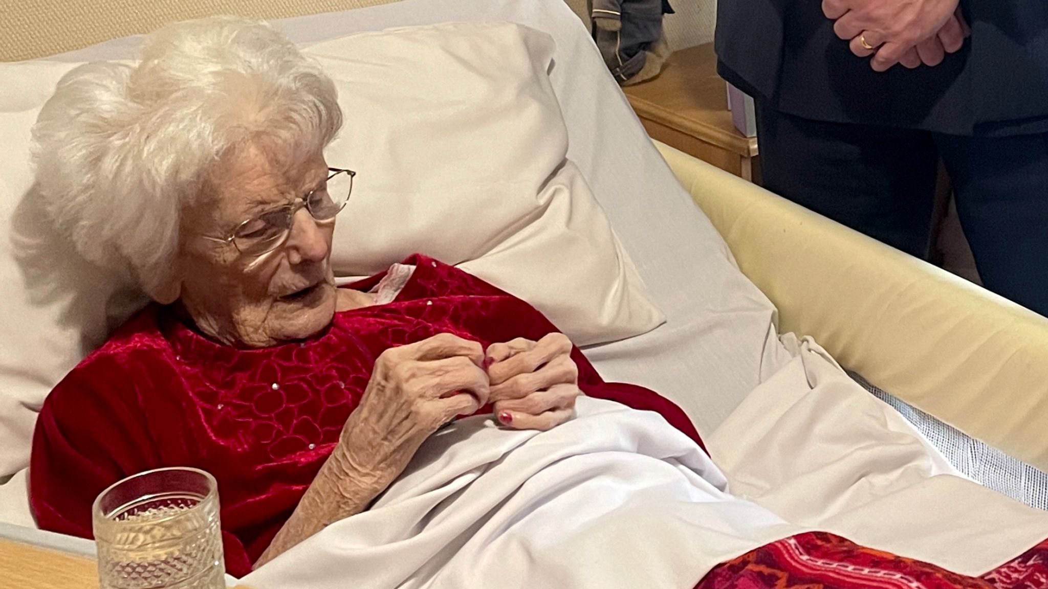 Kathleen Clement: 100-year-old woman receives medal for work on ...