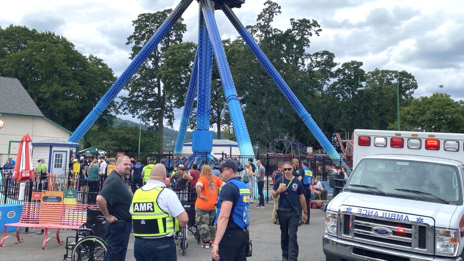 Firefighters rescue 28 people stuck upside down on Oregon ride | US ...