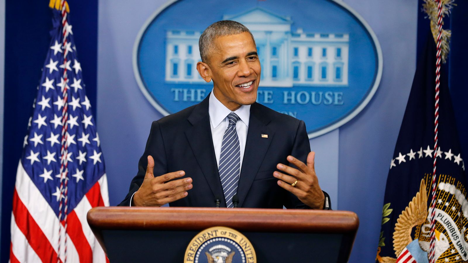 Body language and speech experts reveal Sunak and Starmer's giveaways ...