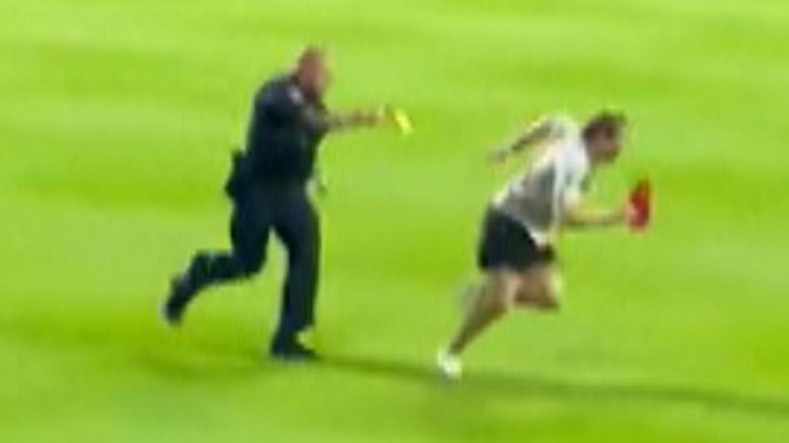 Cincinnati: Baseball pitch invader tasered by police after backflipping ...