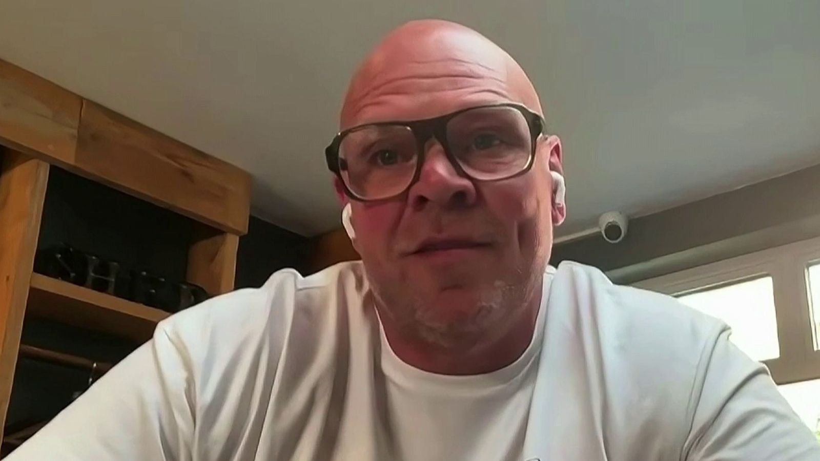 Tom Kerridge is supporting Labour and has one of 121 business leaders ...