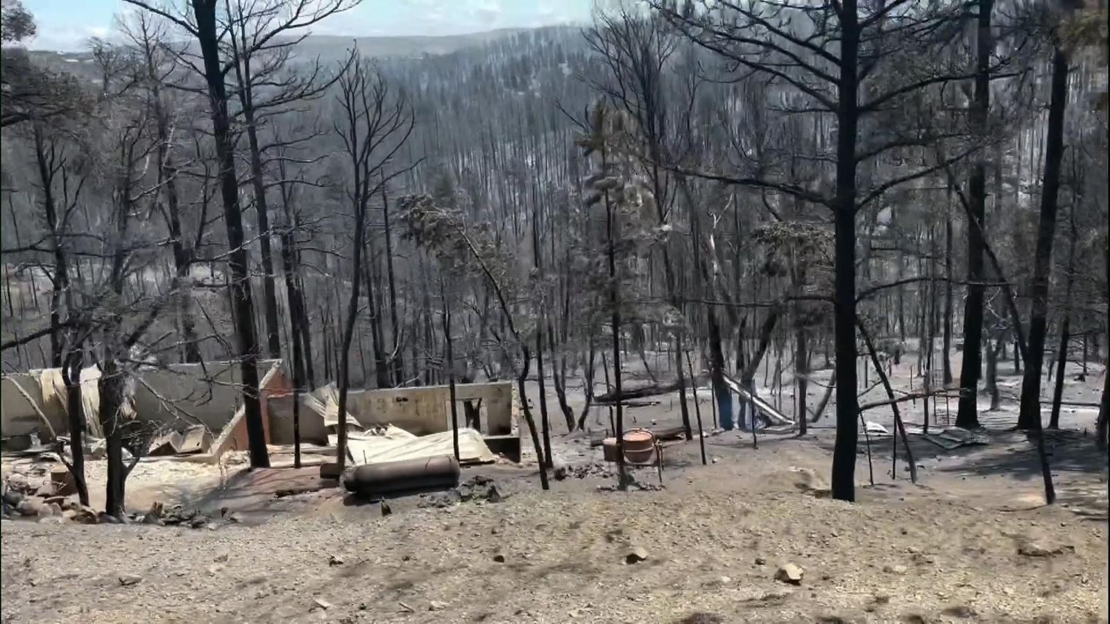 US: At least two killed and 1,400 buildings destroyed in New Mexico ...