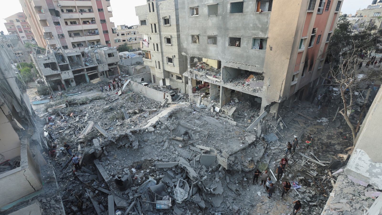 Gaza: 'Horror movie' scenes as Hamas says 210 Palestinians killed in ...