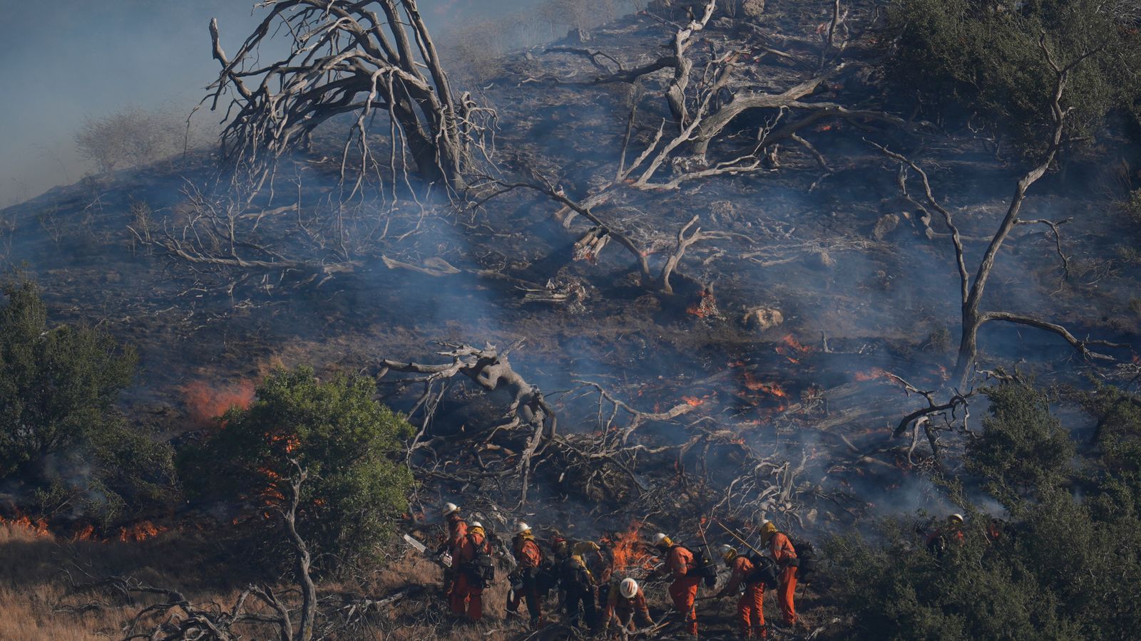 California wildfire in Los Angeles county forces evacuation of 1,200 ...