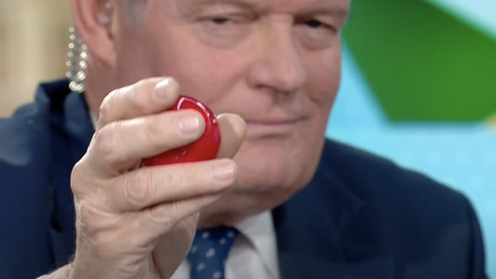 Red or blue? Sky News holds draw to decide whether Sunak or Starmer ...