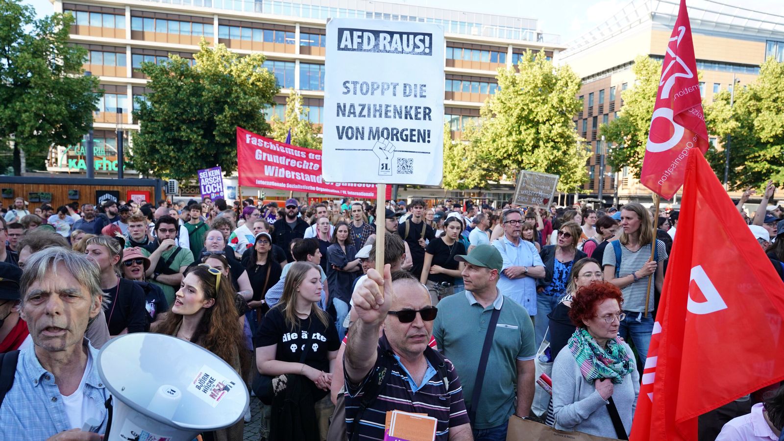German city Mannheim mourns police officer killed in crime that stokes ...