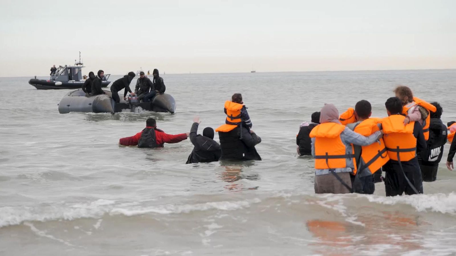 Migration crisis: Families leave on small boat from France for ‘better ...