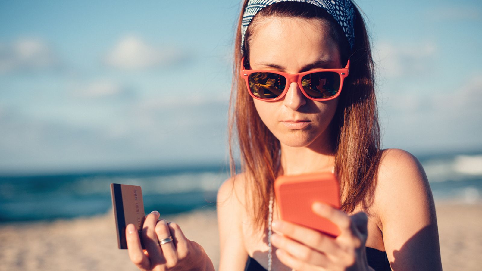 Money blog: Half of young people doing 'big no-no' with holiday money ...