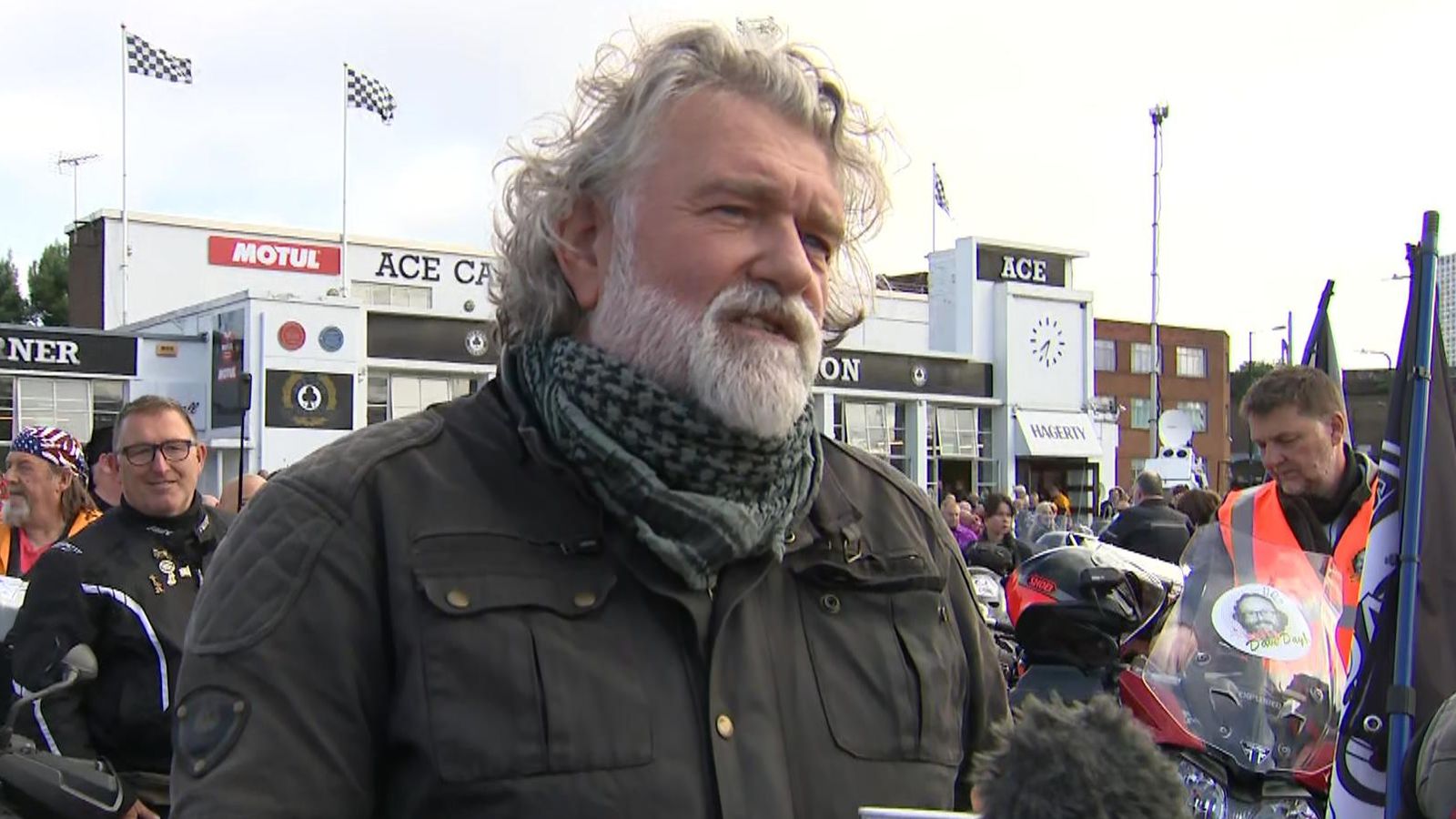 Hairy Biker Dave Myers remembered: Thousands turn out for charity bike ride and events | Ents ...