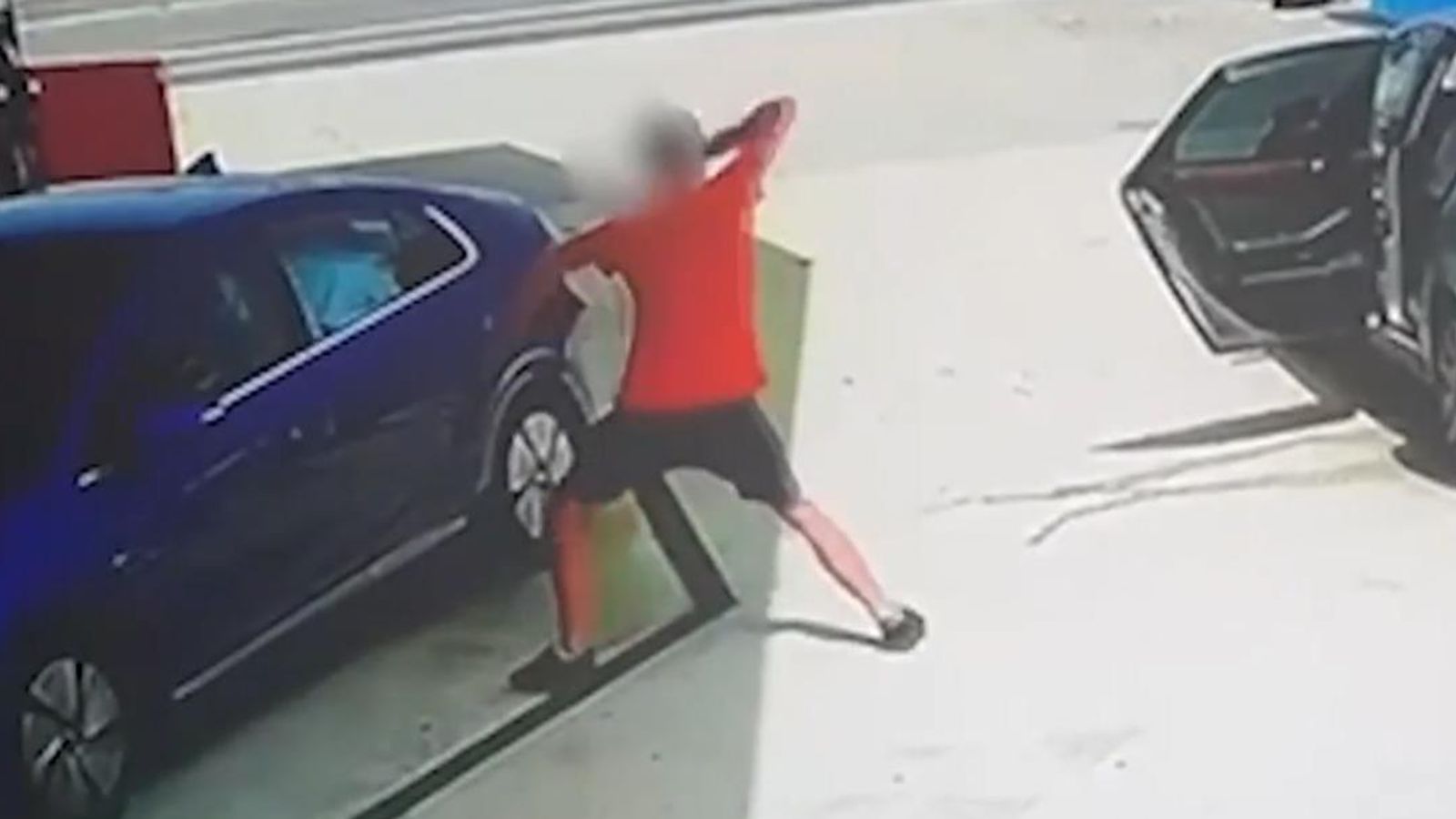 Spain CCTV: Suspects arrested after tourists targeted by thieves ...