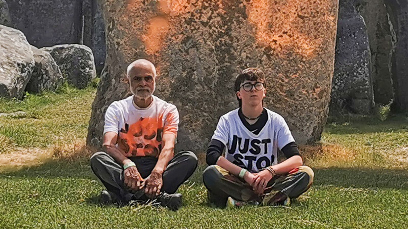 Just Stop Oil: Climate protesters spray orange powder over Stonehenge ... Just Stop Oil: Climate protesters spray orange powder over Stonehenge ...