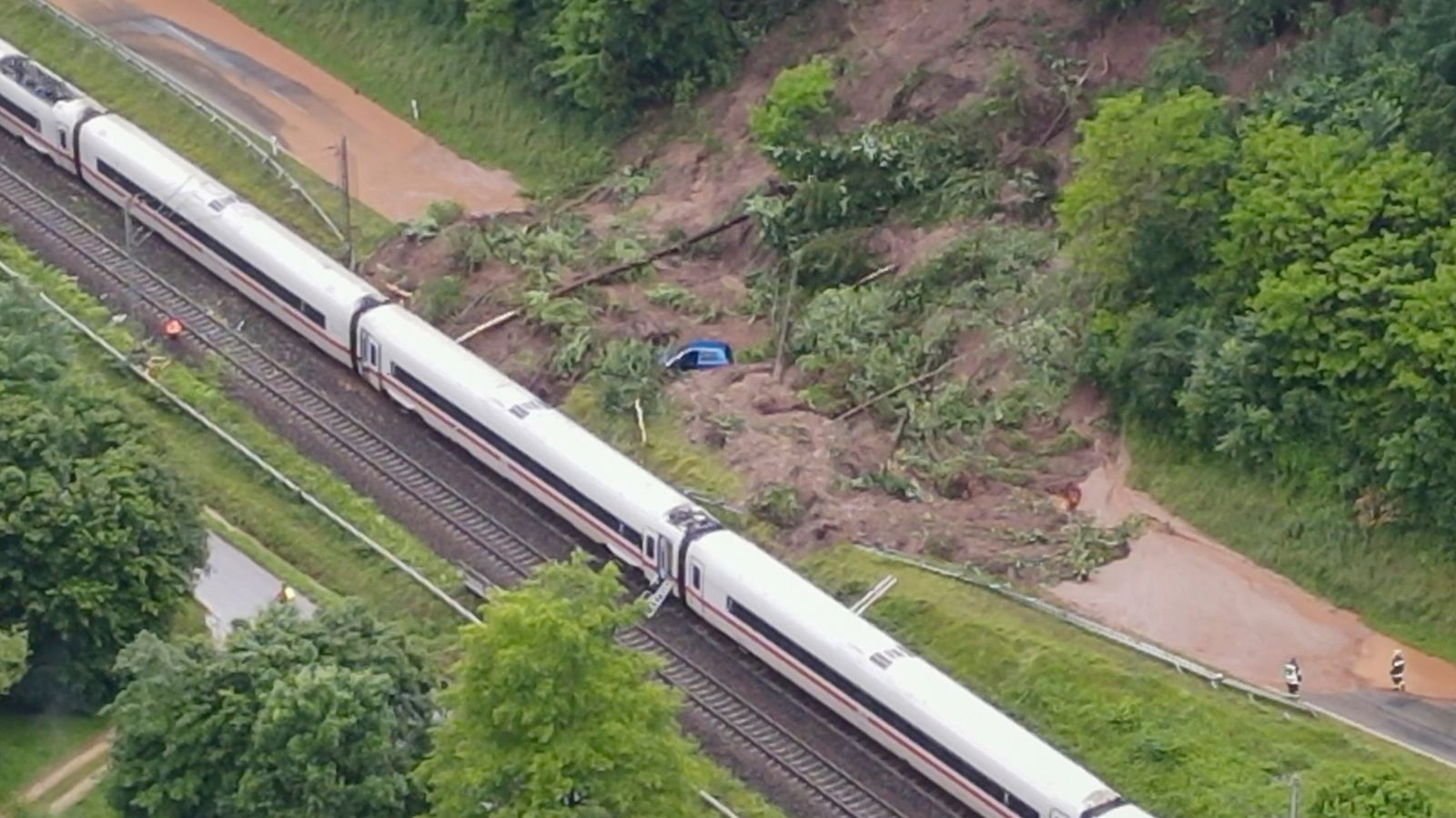 Firefighter dies while trying to rescue people from flooding in Bavaria ...