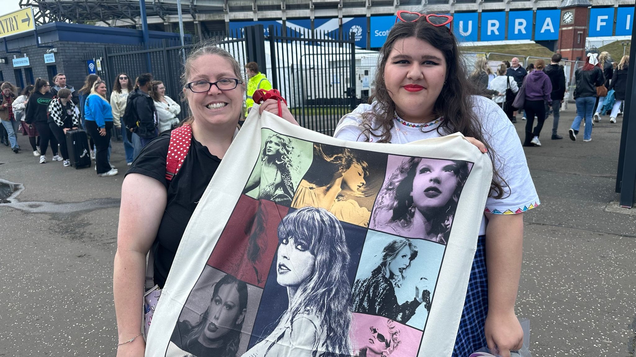 'I can't wait to breathe the same air'. Taylor Swift fans flock to ...