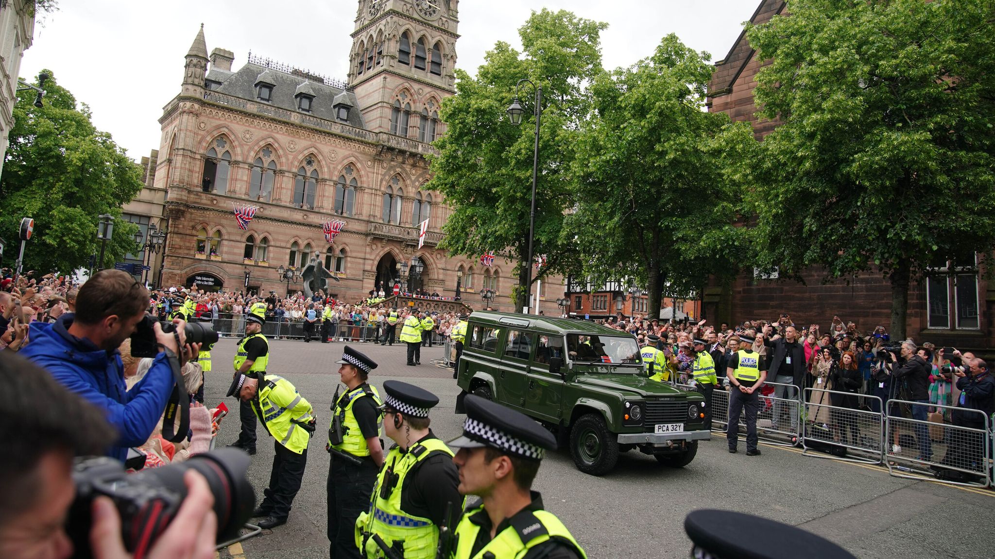 Duke of Westminster: Royals attend wedding of 'Britain's most eligible ...