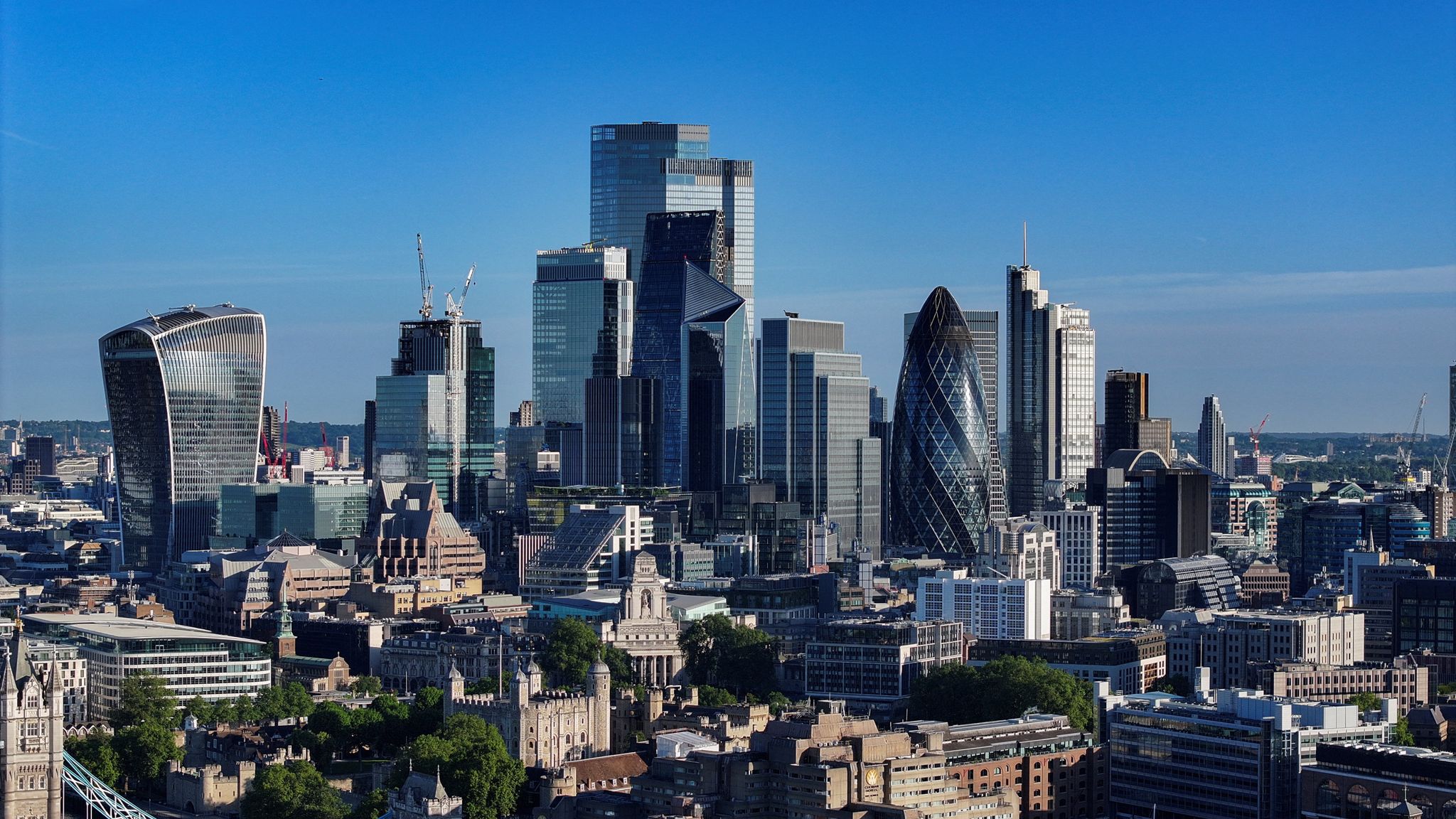 FTSE 100 chief executive pay at record high | Money News | Sky News FTSE 100 chief executive pay at record high | Money News | Sky News