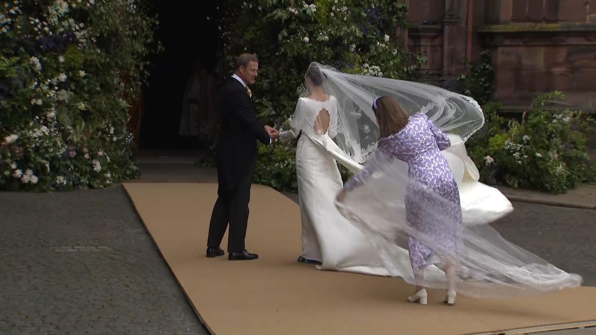 Duke of Westminster wedding: UK's 'most eligible bachelor' ties knot ...