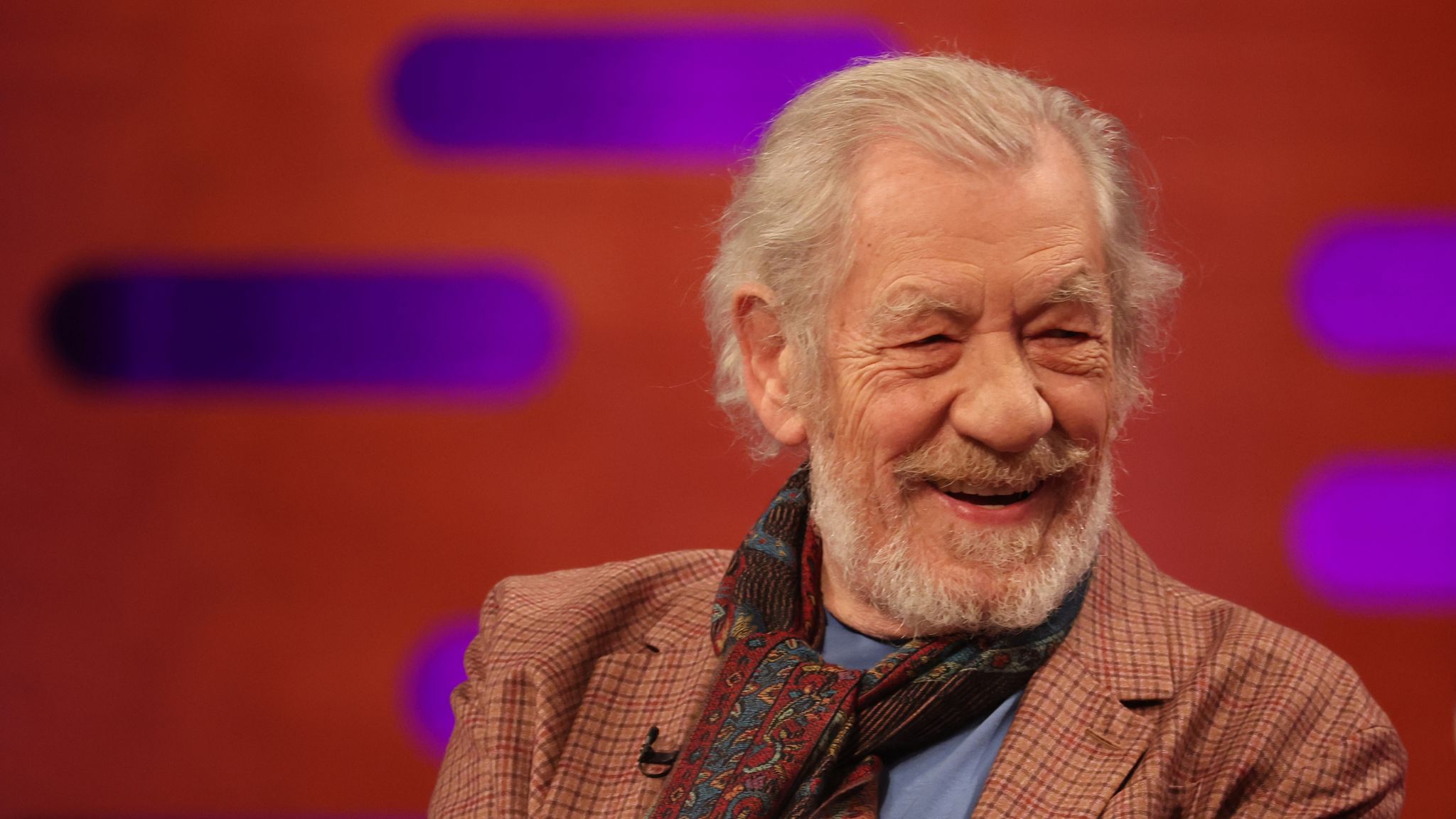 Sir Ian McKellen falls off stage at Noel Coward Theatre in London ...