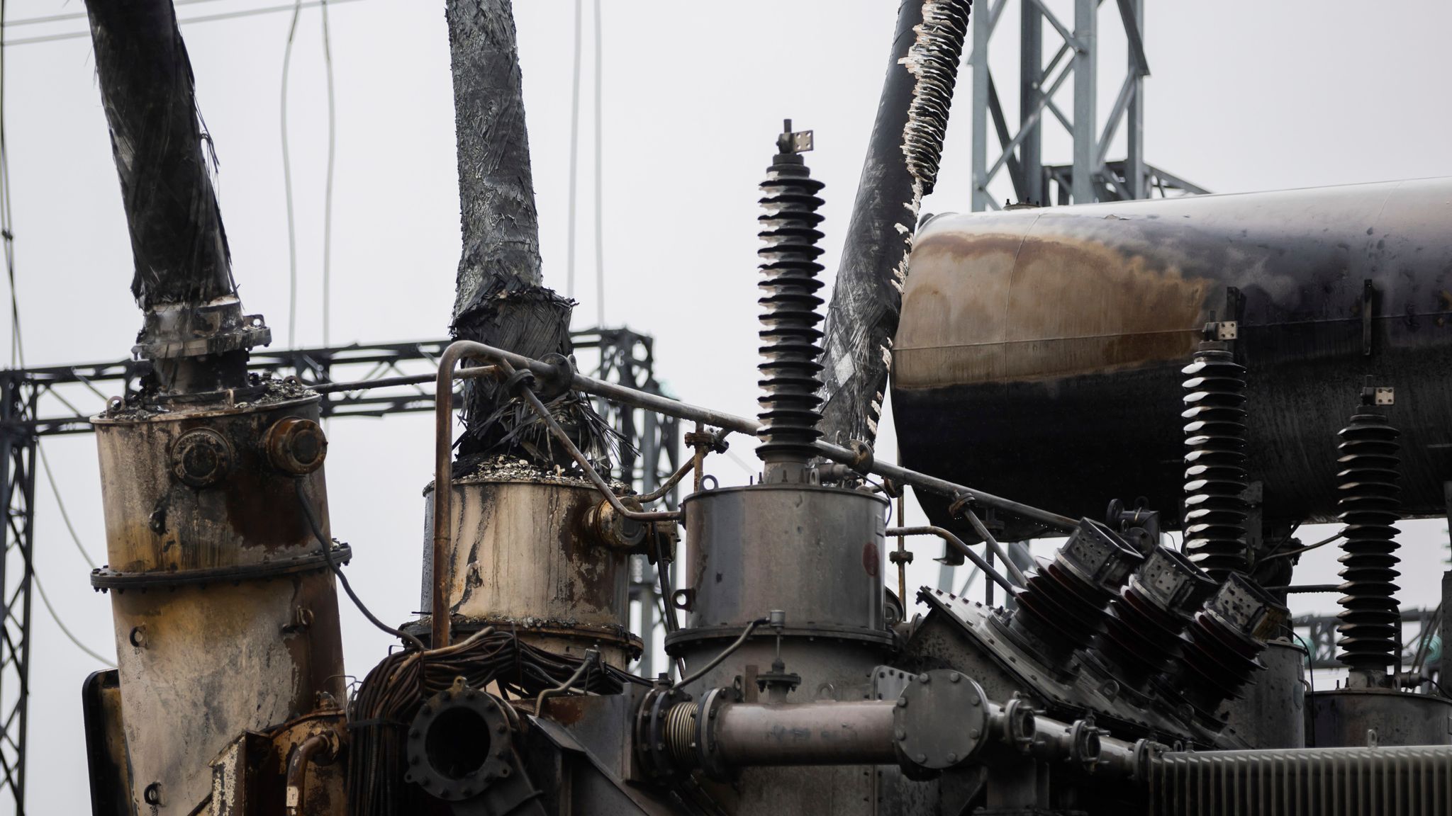 Russia damages Ukrainian energy facilities with barrage of missiles and ...