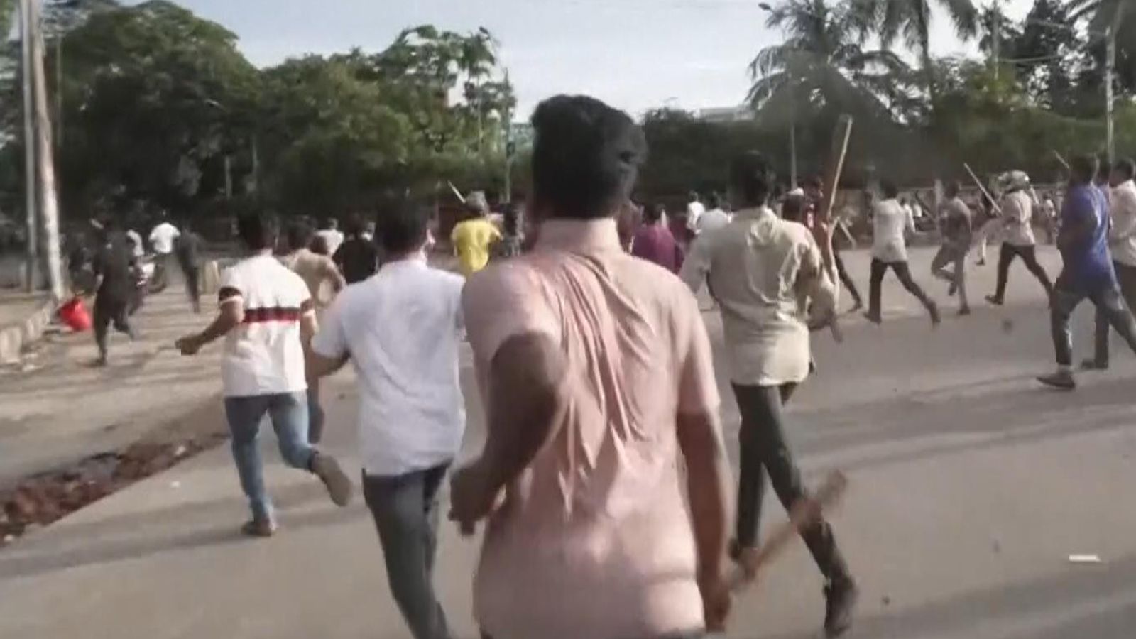 Bangladesh: Students violent clash in protest against government job ...