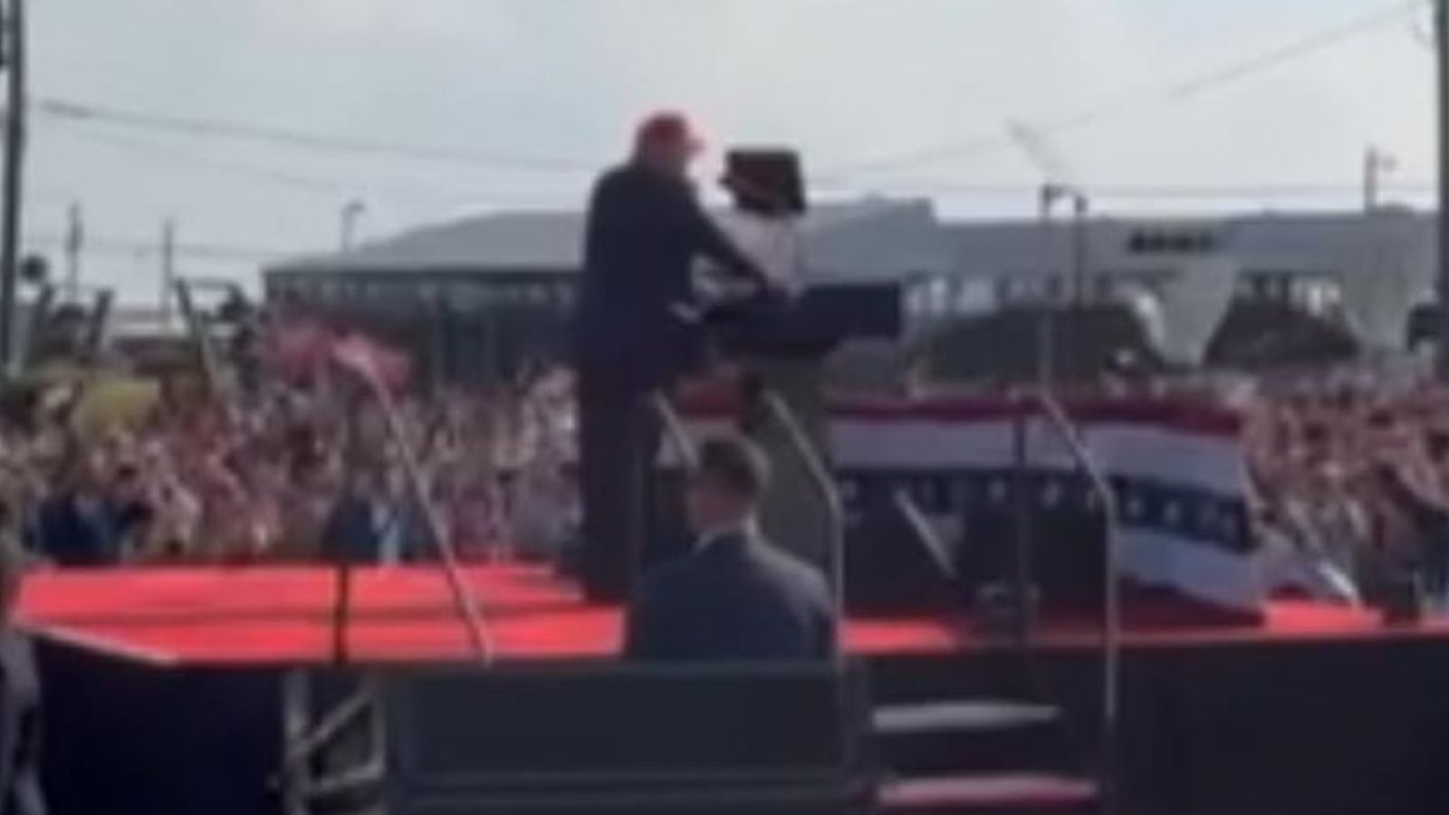 'We've got to get out of here!' Witness at Donald Trump rally describes ...