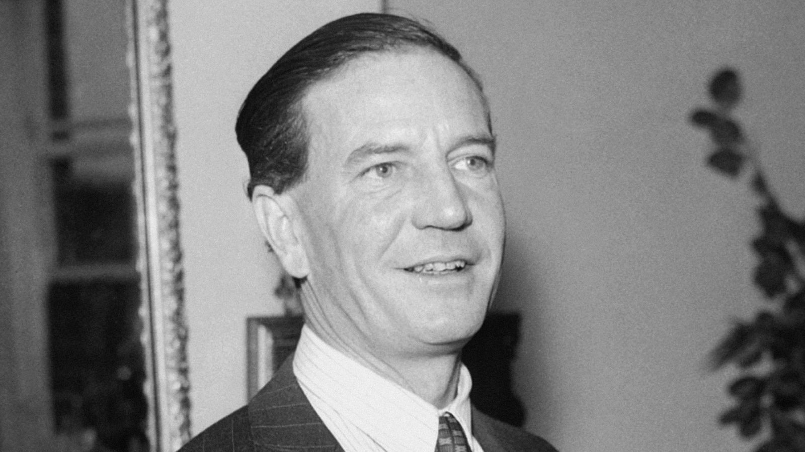 Kim Philby: British Library wanted to buy personal archive of notorious KGB double agent | UK ...