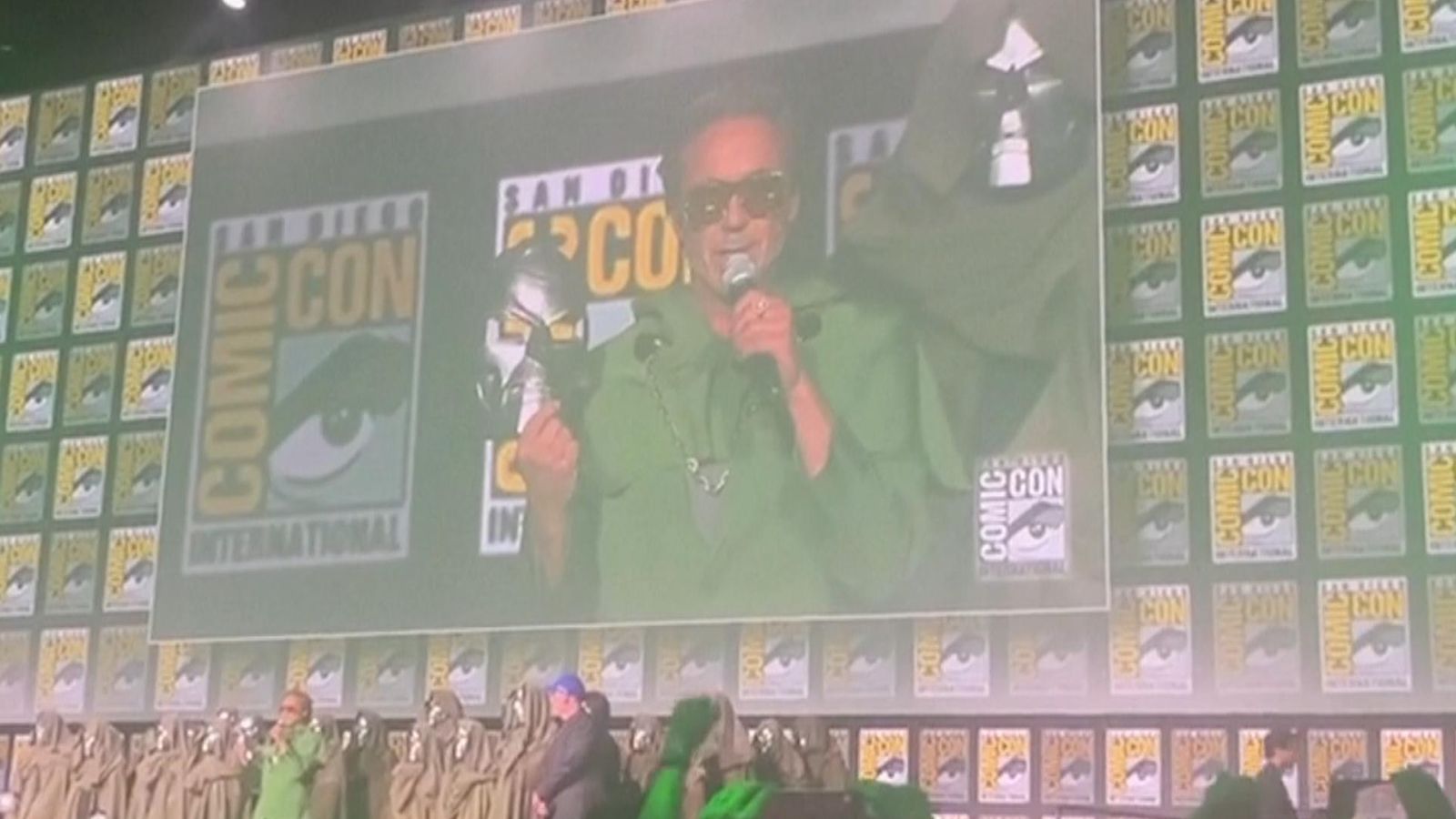Robert Downey Jr surprises fans as he announces his return to Marvel ...