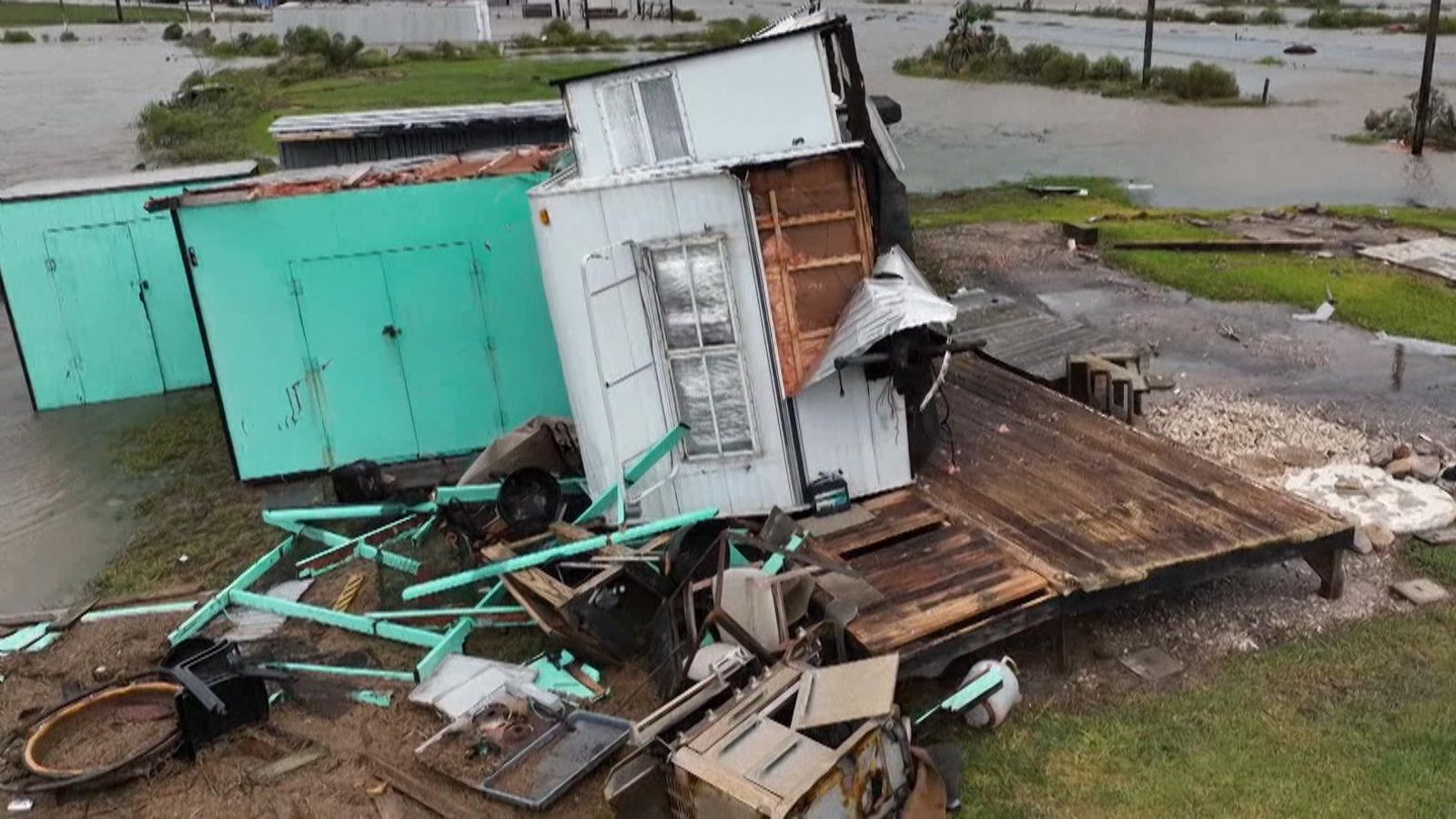 Texas: Hurricane Beryl slams beach town and continues as a tropical ...